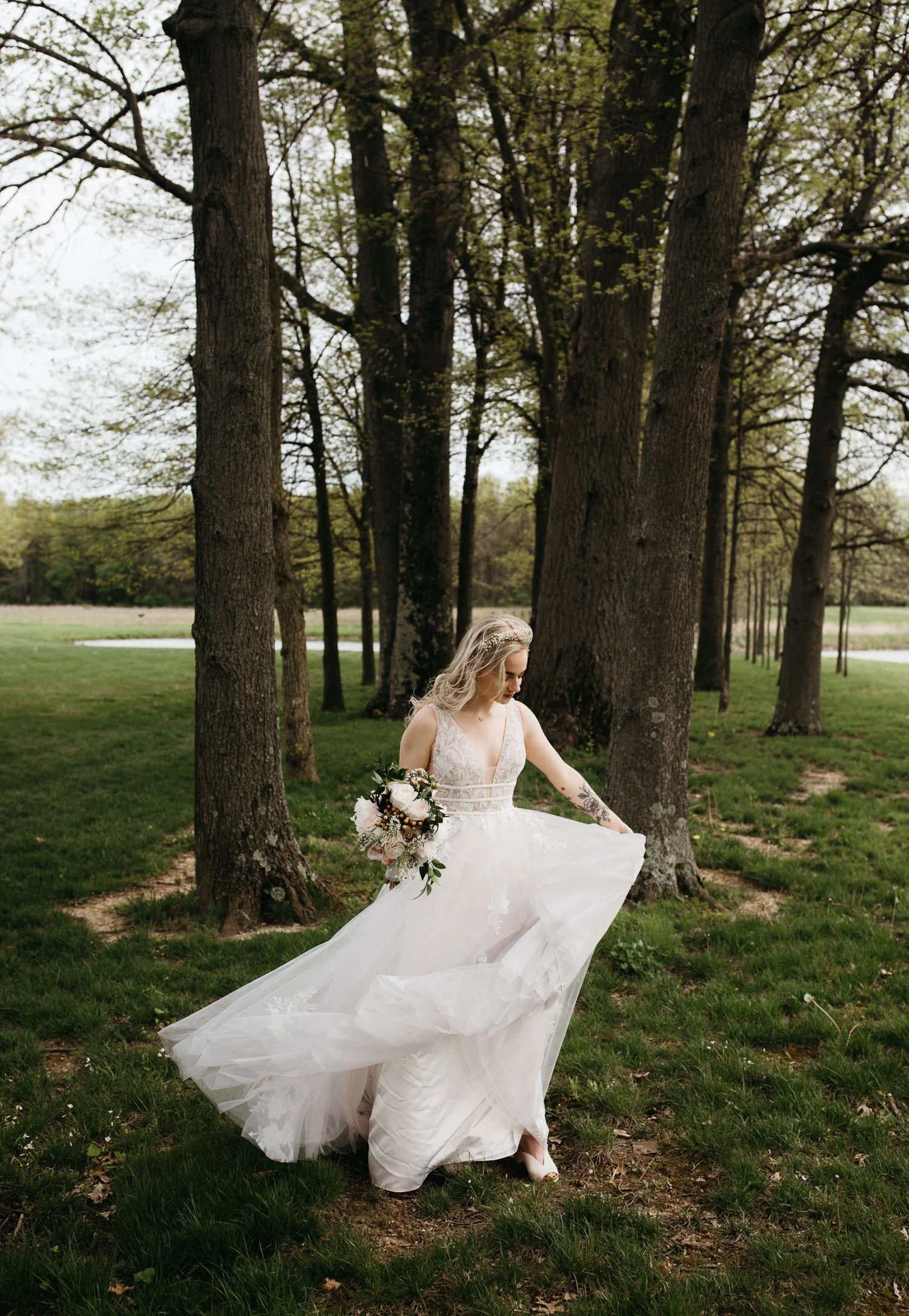 Jorgensen Farms Oak Grove Wedding in Ohio — Destination Wedding and ...