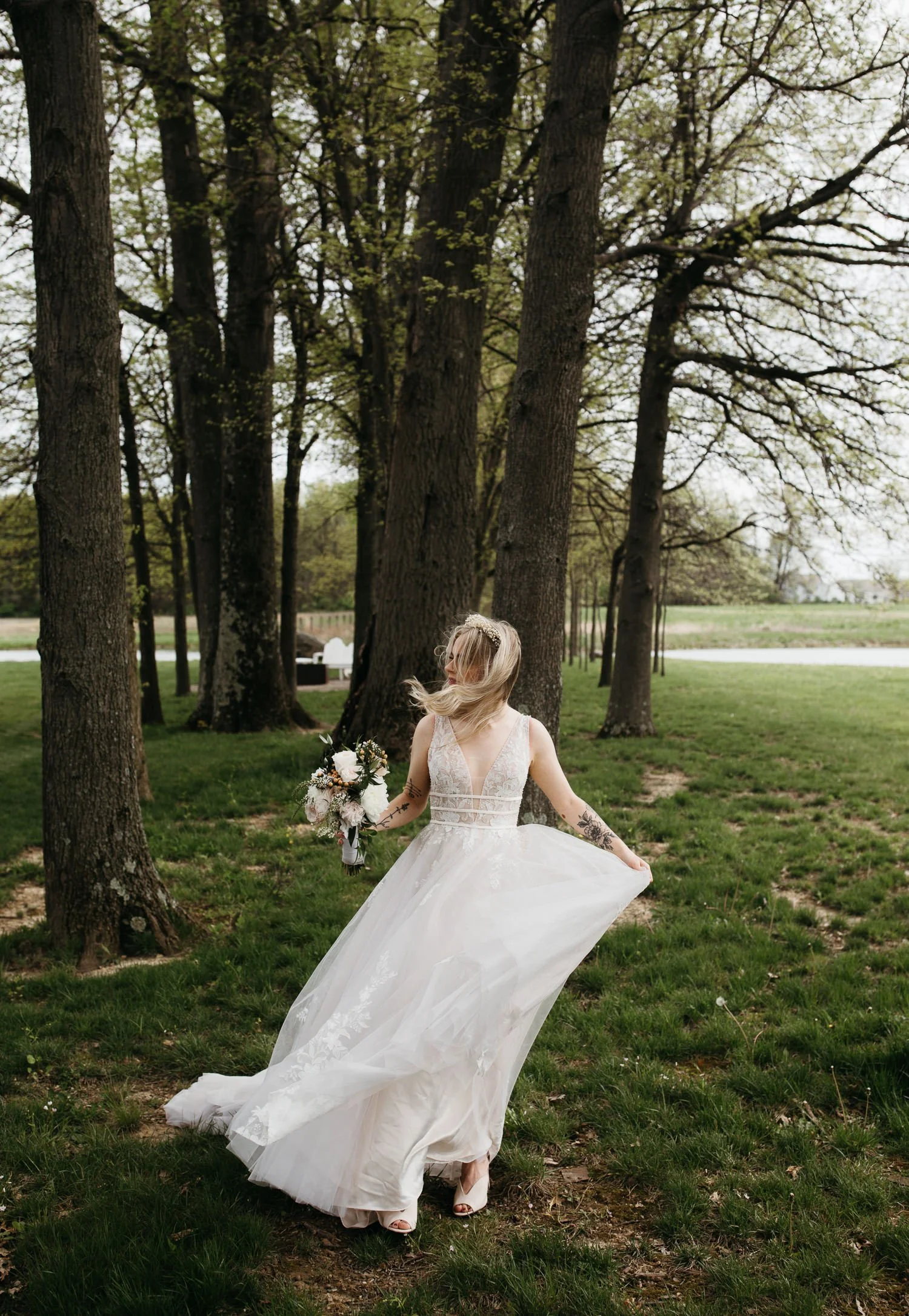 Jorgensen Farms Oak Grove Wedding in Ohio — Destination Wedding and ...