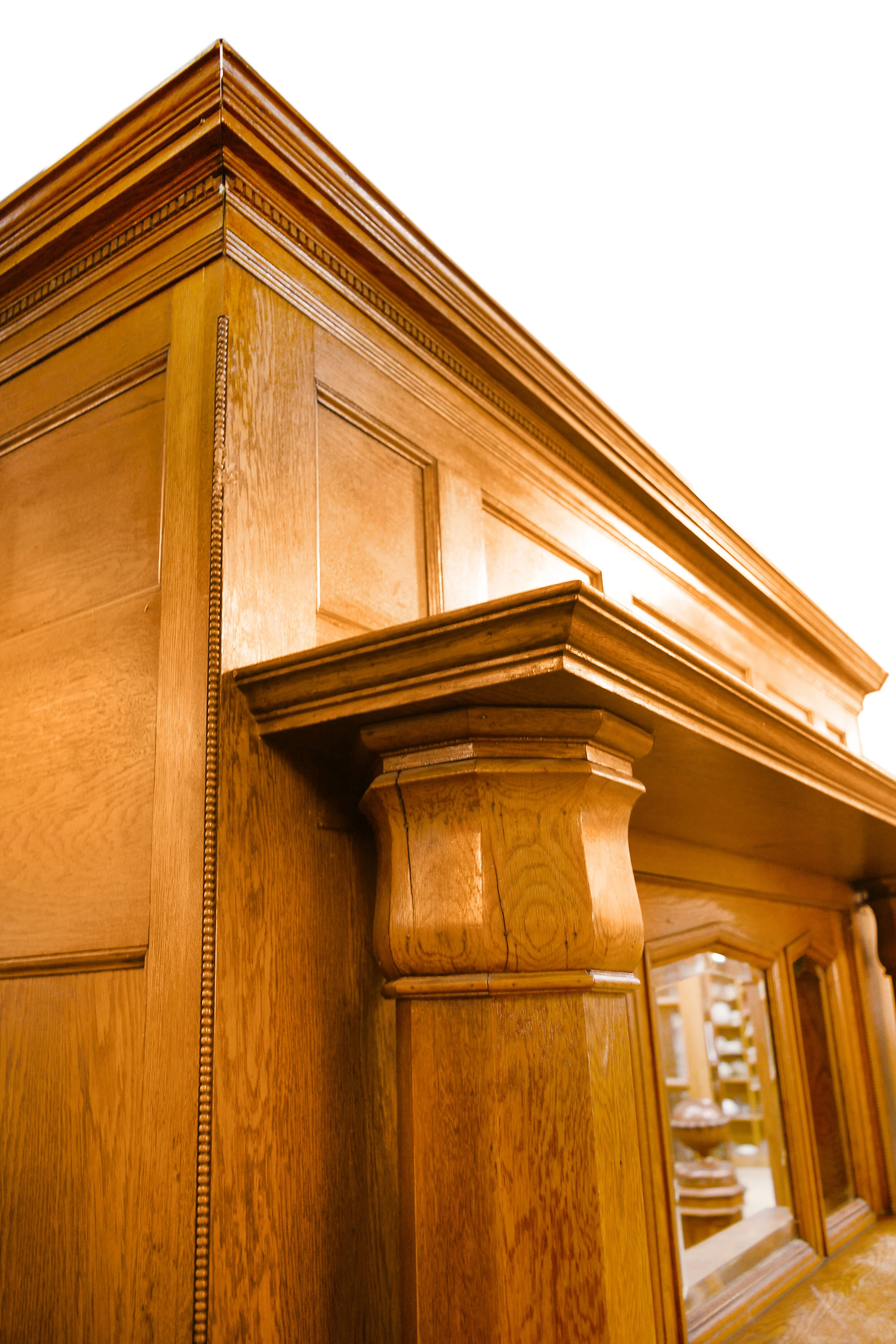 golden oak mantel with octagonal columns — ARCHITECTURAL ANTIQUES