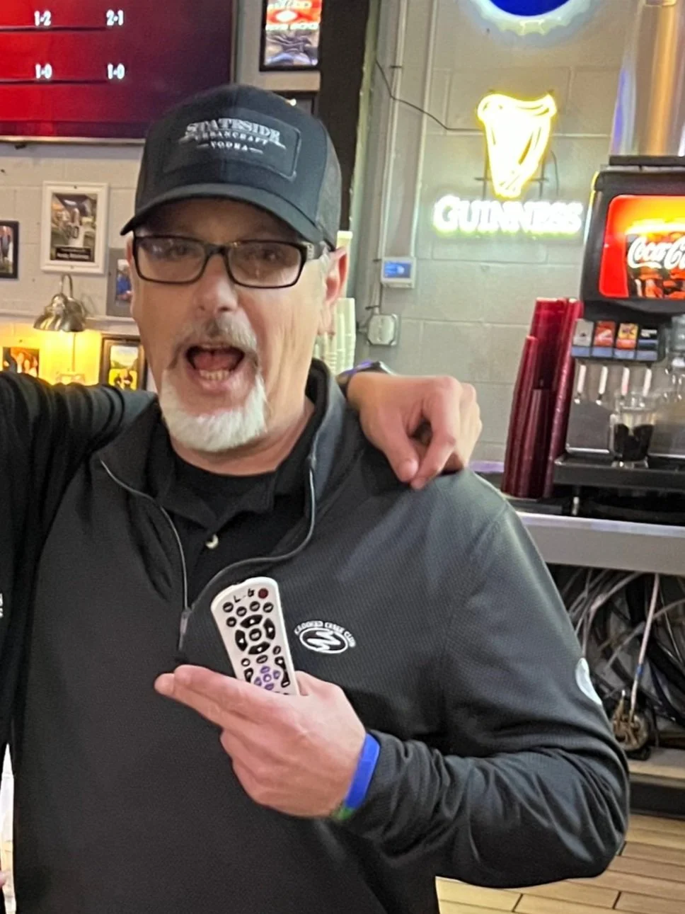 "Bobby G’s | Chicago Sports Bar with Iconic Pizza & Hot Dogs"