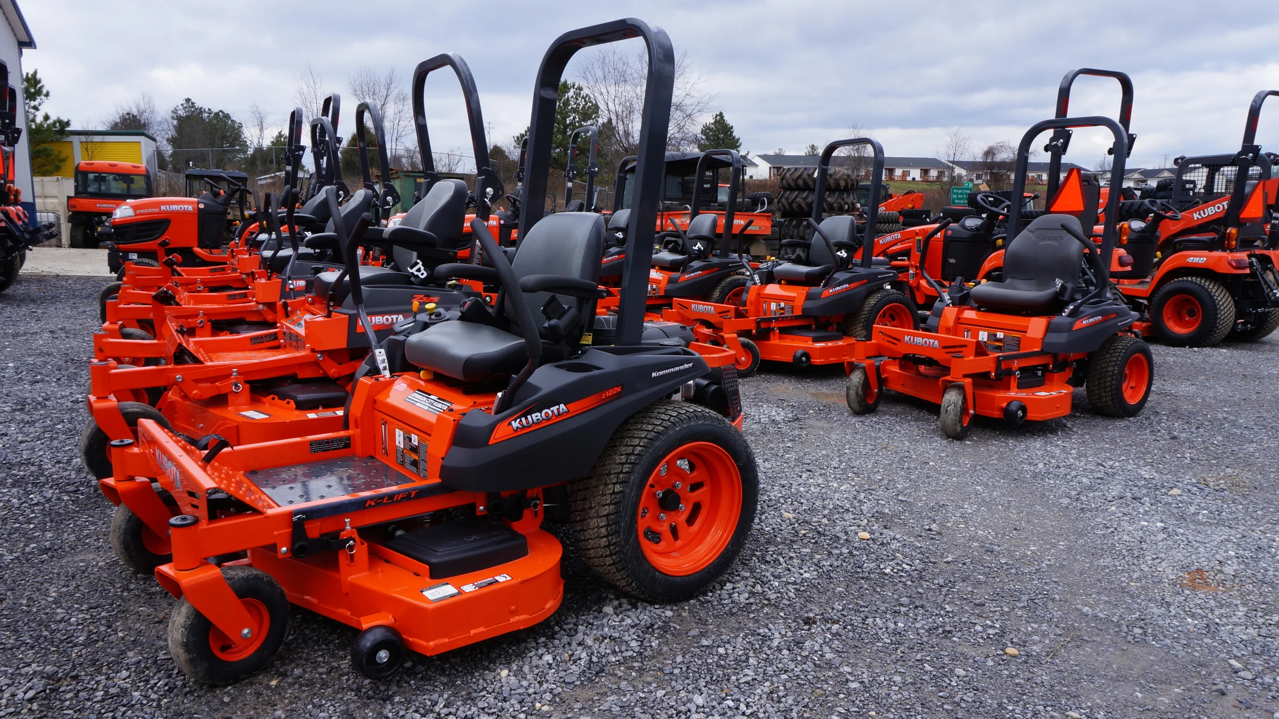 Z Series Zero Turn Mowers 19.3-30.8 HP — Johnson City Kubota & Equipment
