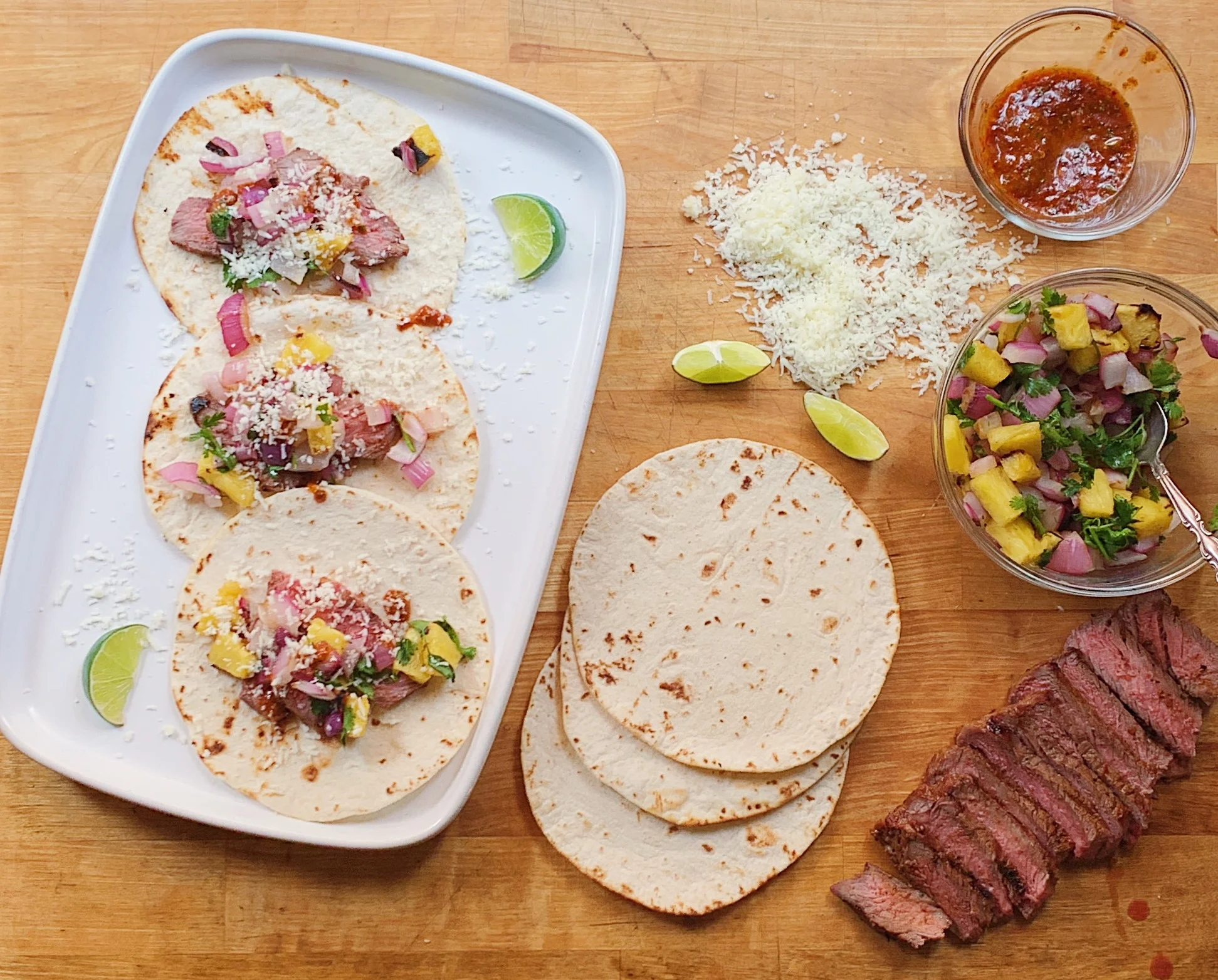taco tuesdayz: honey chipotle ribeye tacos + red onion & pineapple ...