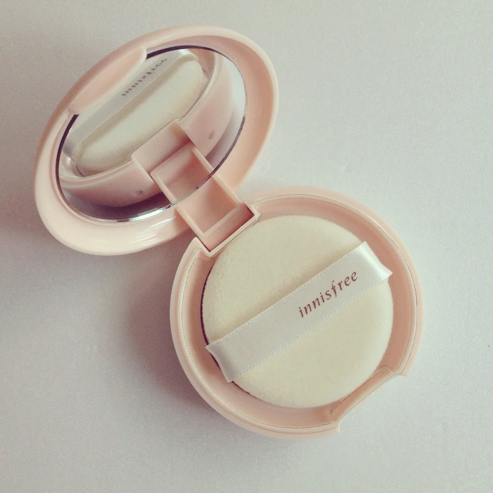 Innisfree Pink Beam Mineral Pact Highlighter {review} — CityGirlSearching