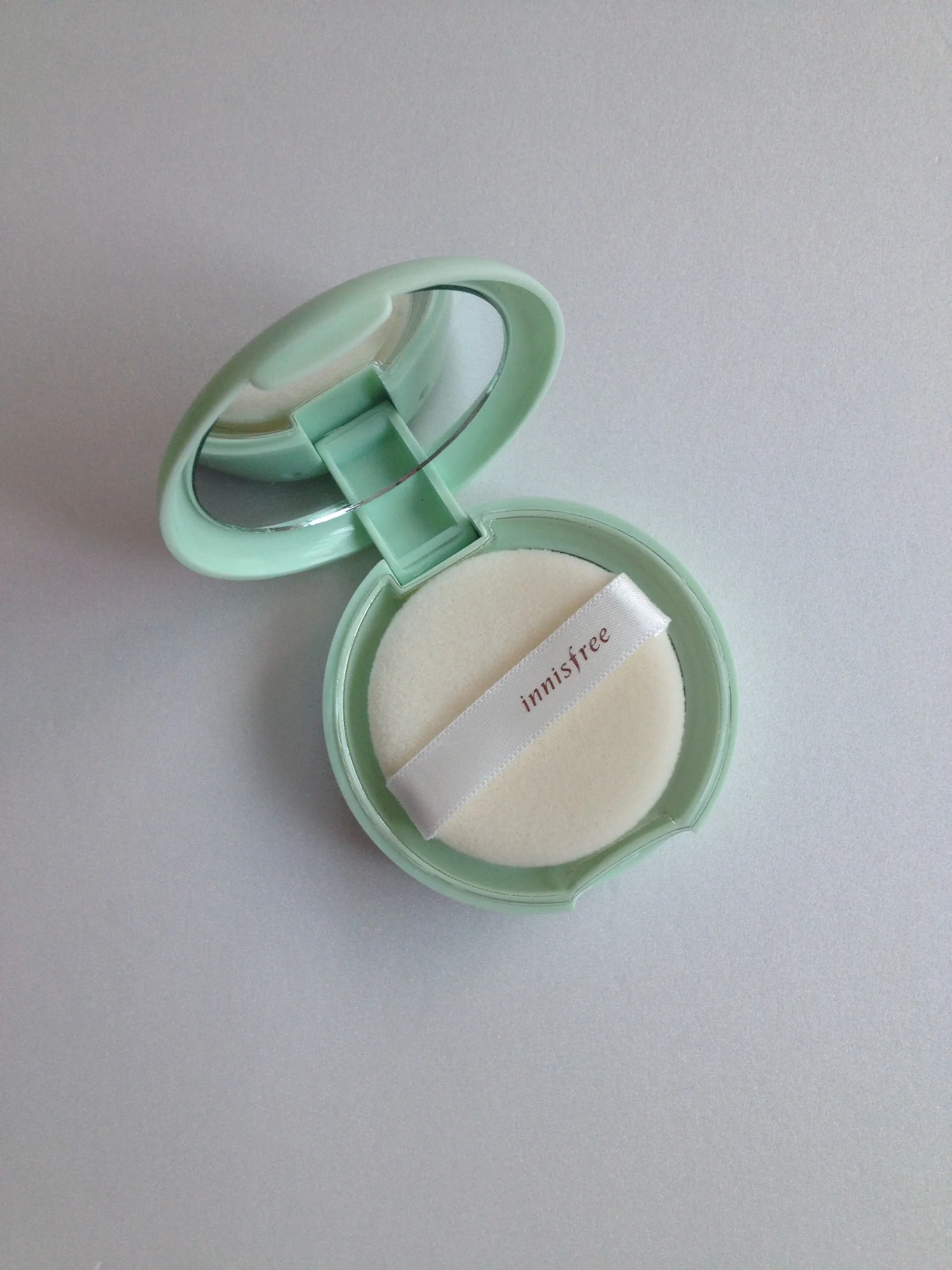 Innisfree No Sebum Mineral Compact {Review} — CityGirlSearching