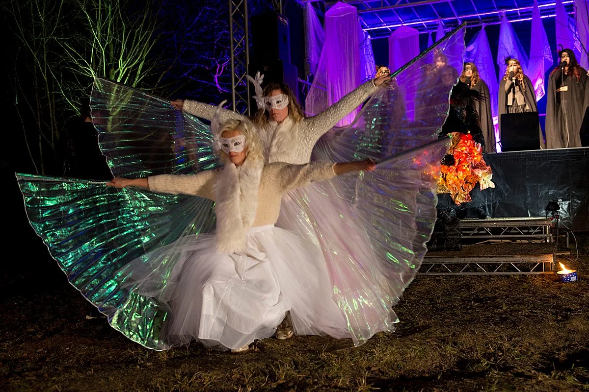 Fridfull jul, magiskt nytt år och glödhett tack — Midvinterglöd