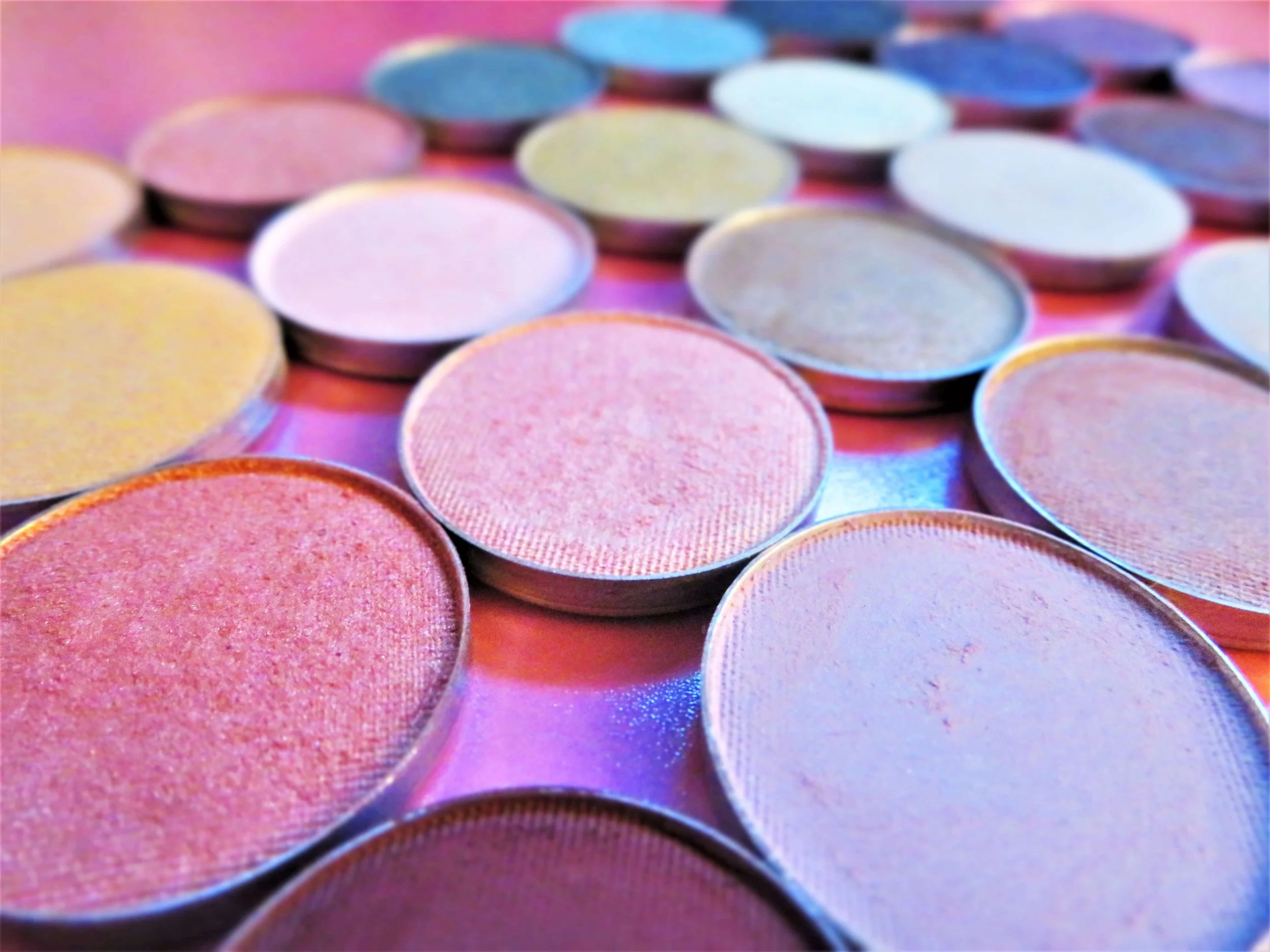 What's the Best Eyeshadow Finish — Moody Sisters Skincare