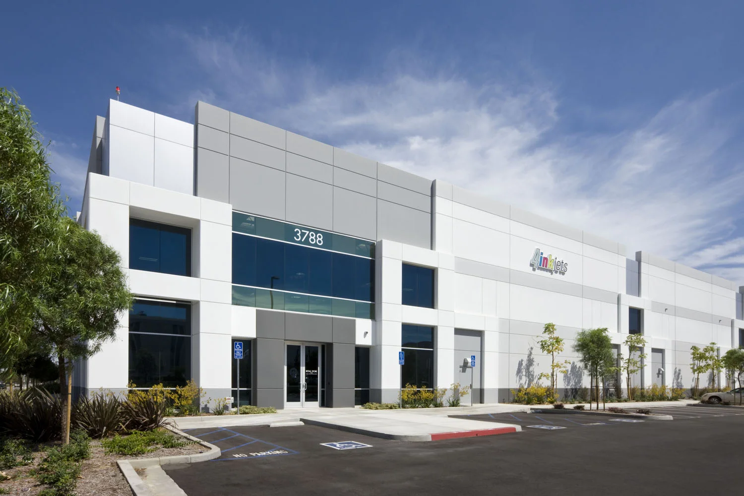 Industrial Corporate Headquarters — DRA Architects