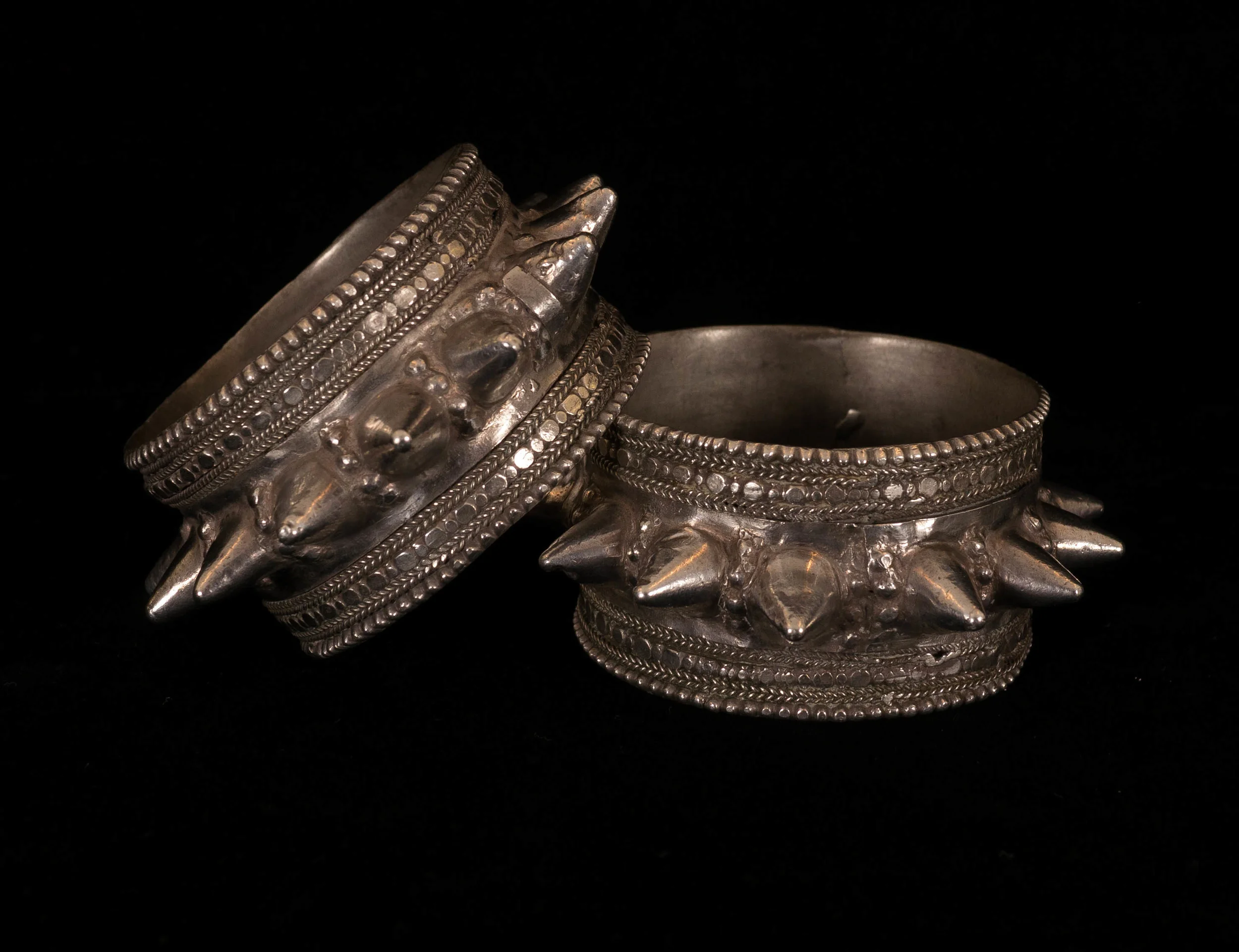 A pair of Omani bracelets, silver, Oman. — Karlsson | Wickman
