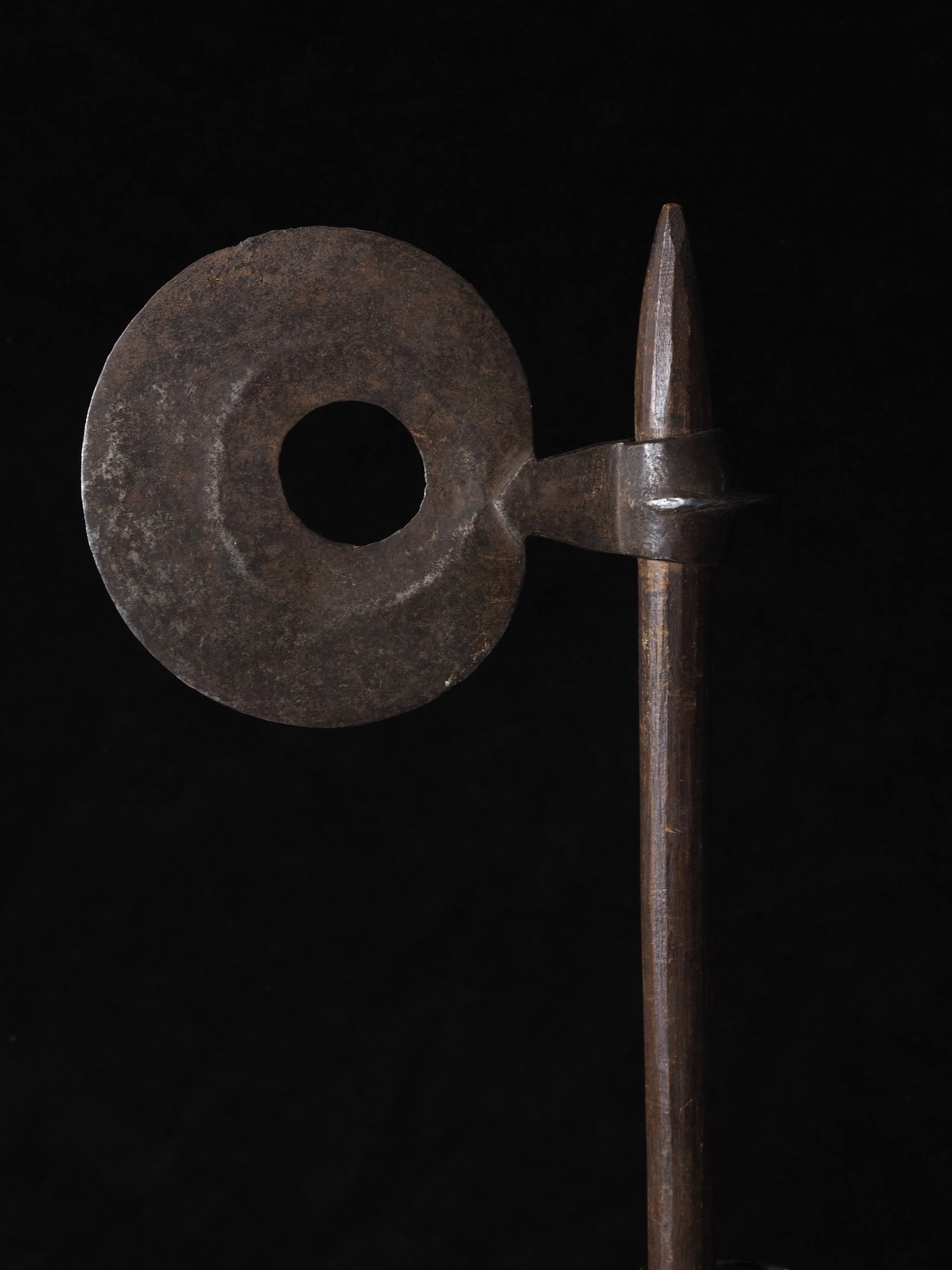 Indian Bullova Axe, very rare circle shaped blade, 19 th C. — Karlsson ...