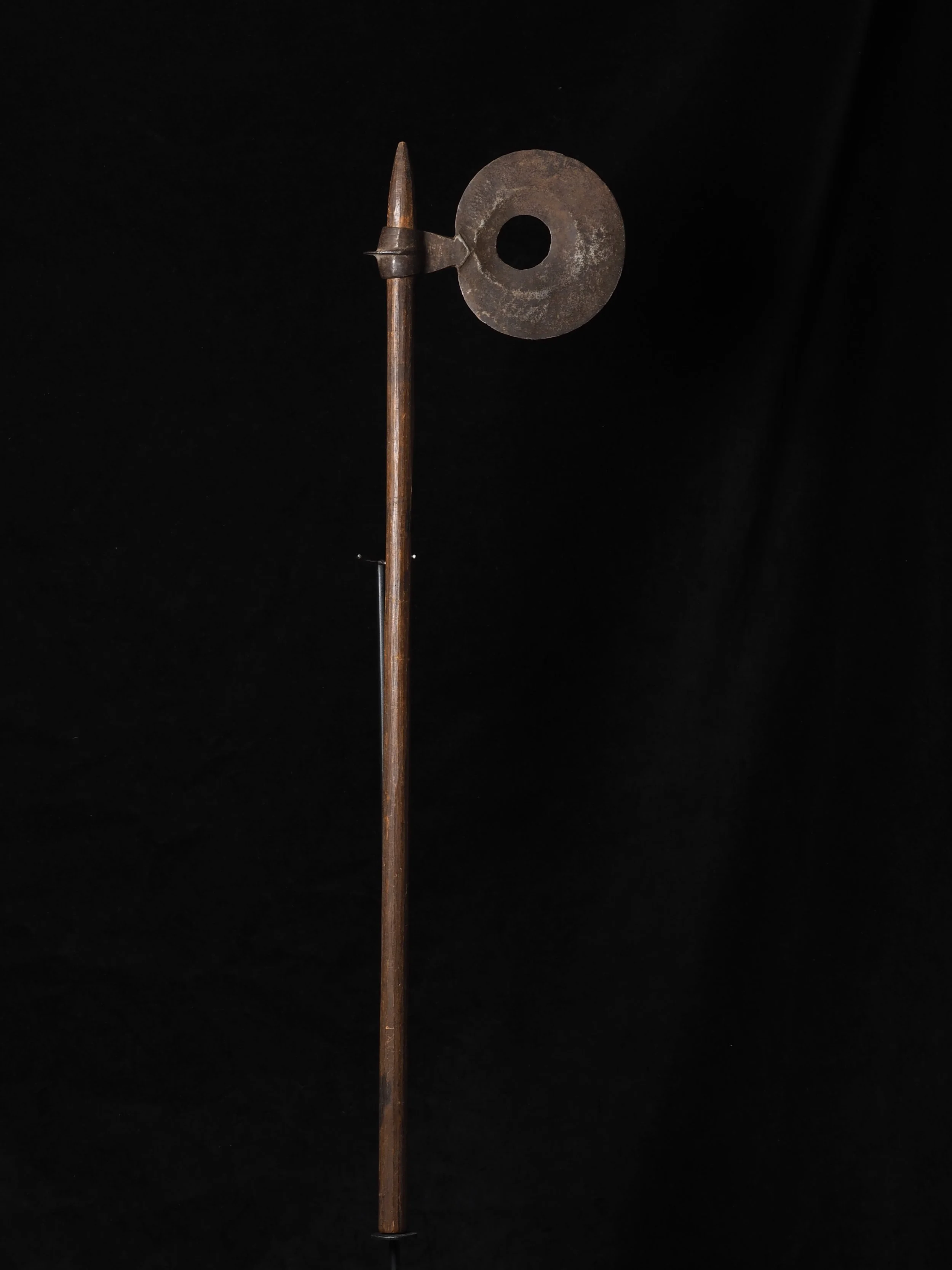 Indian Bullova Axe, very rare circle shaped blade, 19 th C. — Karlsson ...