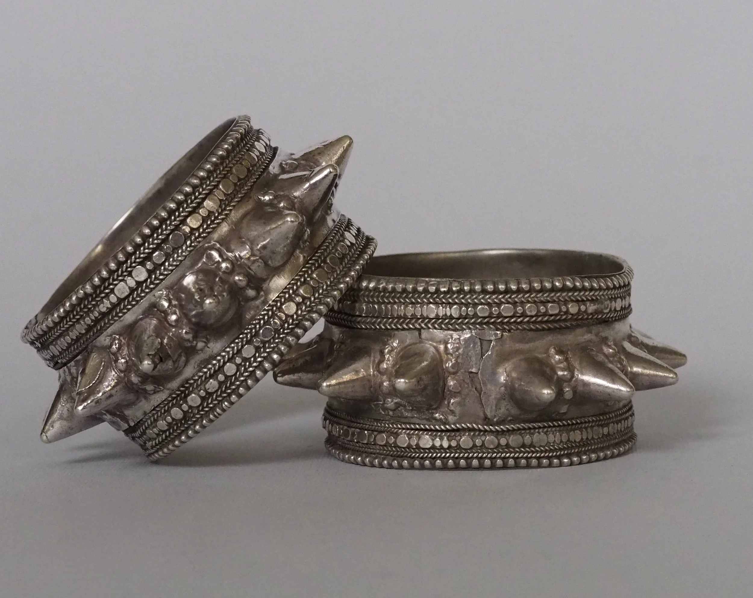 A pair of Omani bracelets, silver, Oman. — Karlsson | Wickman
