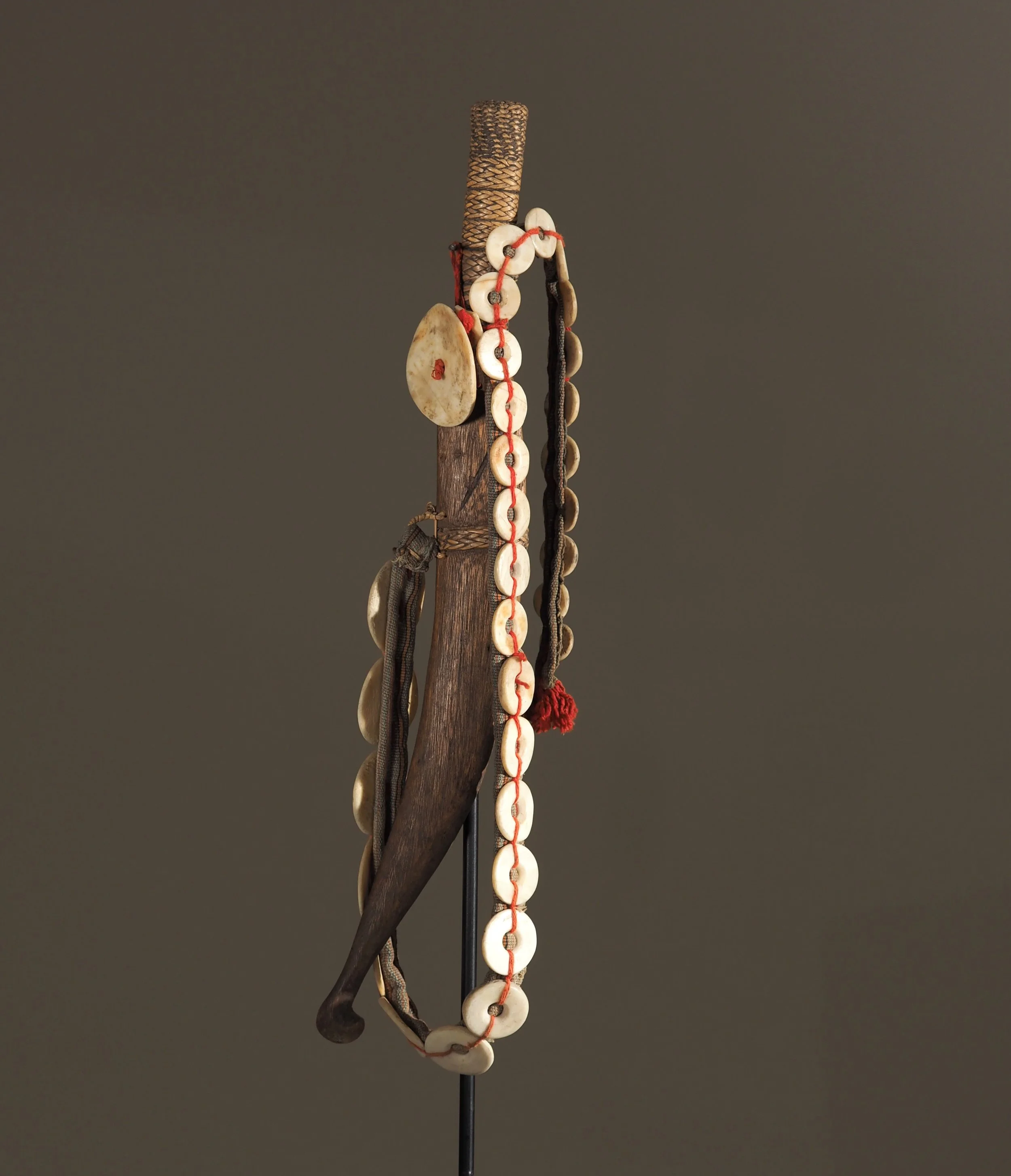 Igorot "Pinahig" knife with bone belt, Luzon, Philippines — Karlsson ...