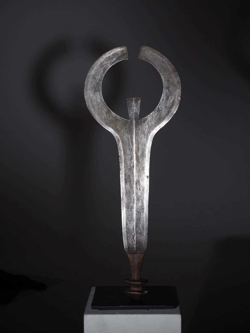 Lobala "Bango" double sickle blade, D. R. Congo — Karlsson | Wickman