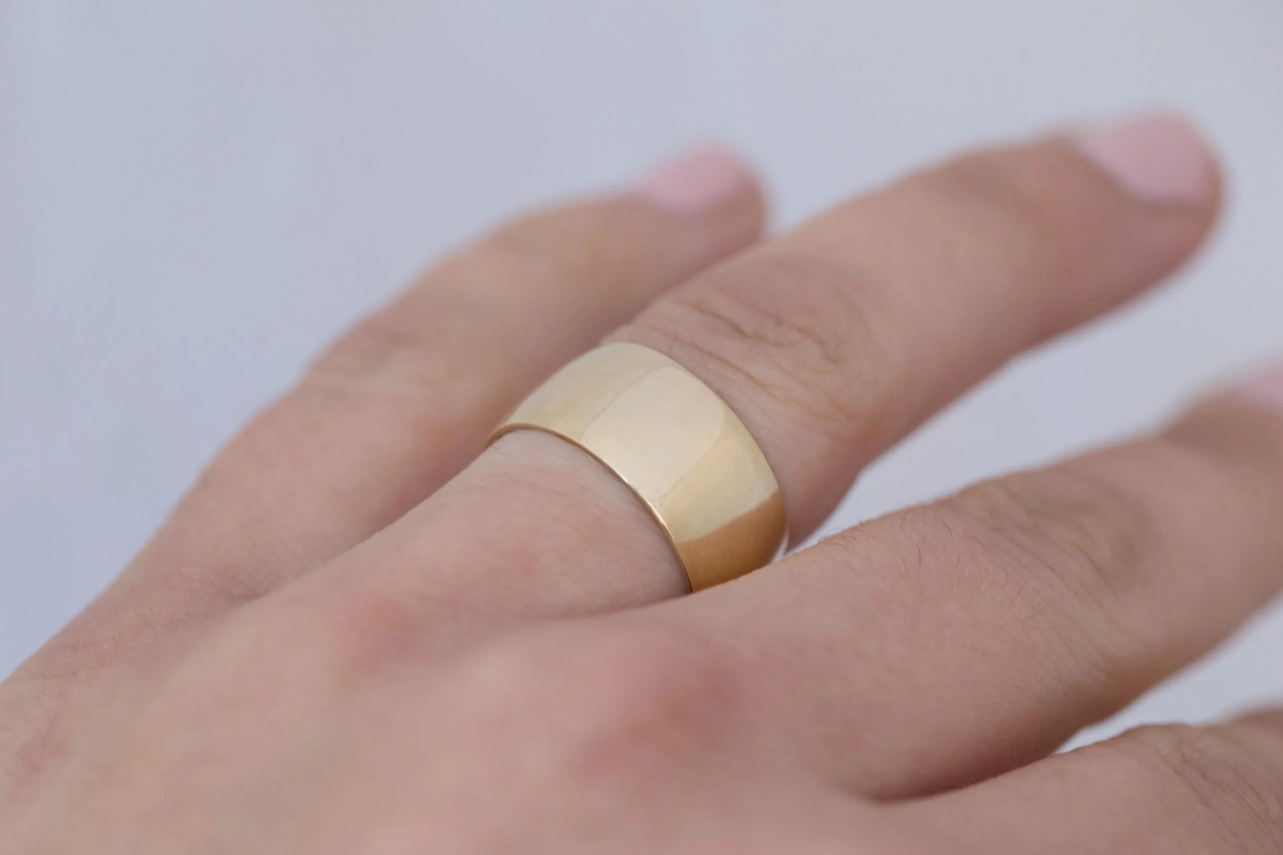 10 x 1.25 mm Half Round Band | 14k Recycled Yellow Gold — Mineralogy