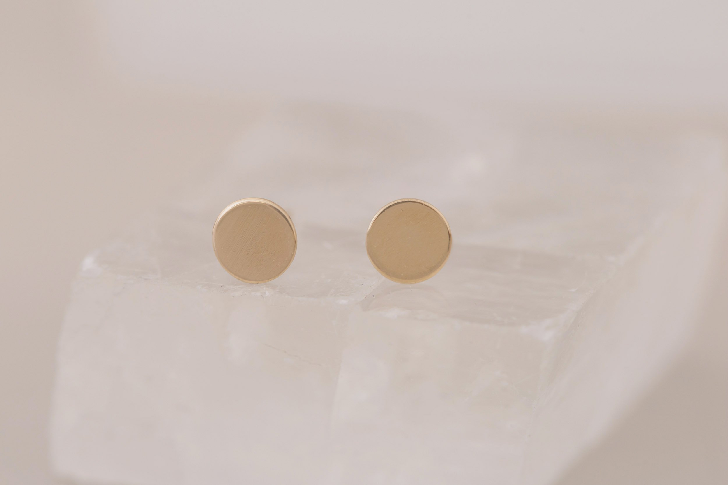 6 mm Gold Disc Earrings | 14k Recycled Gold — Mineralogy