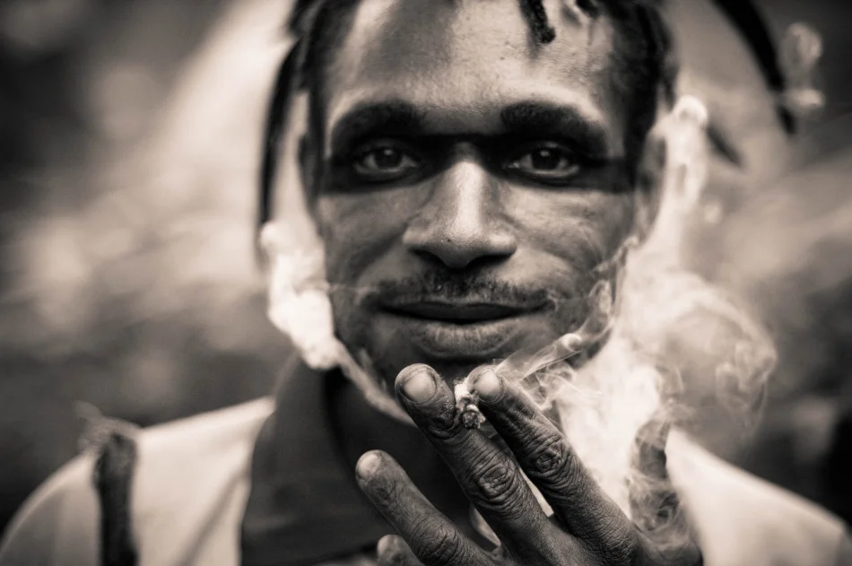 Photography: Tribal Fighting in Papua New Guinea — Chris Phillips.
