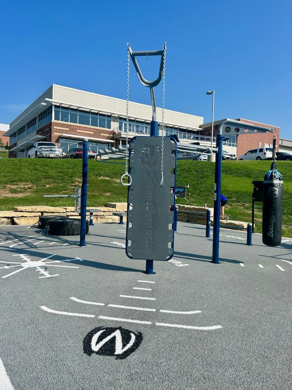 Top Outdoor Workout Station- T-Rex