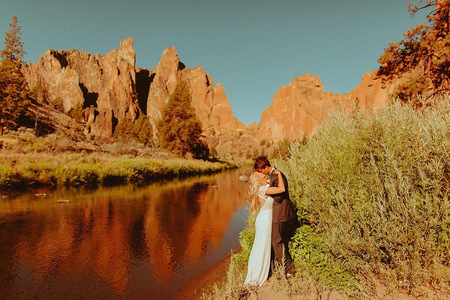Bend Wedding Photographer