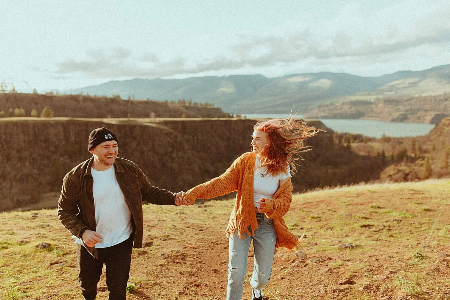 Rowena Crest Engagement Session // Mosier, OR // Lena + Jake — Oregon ...