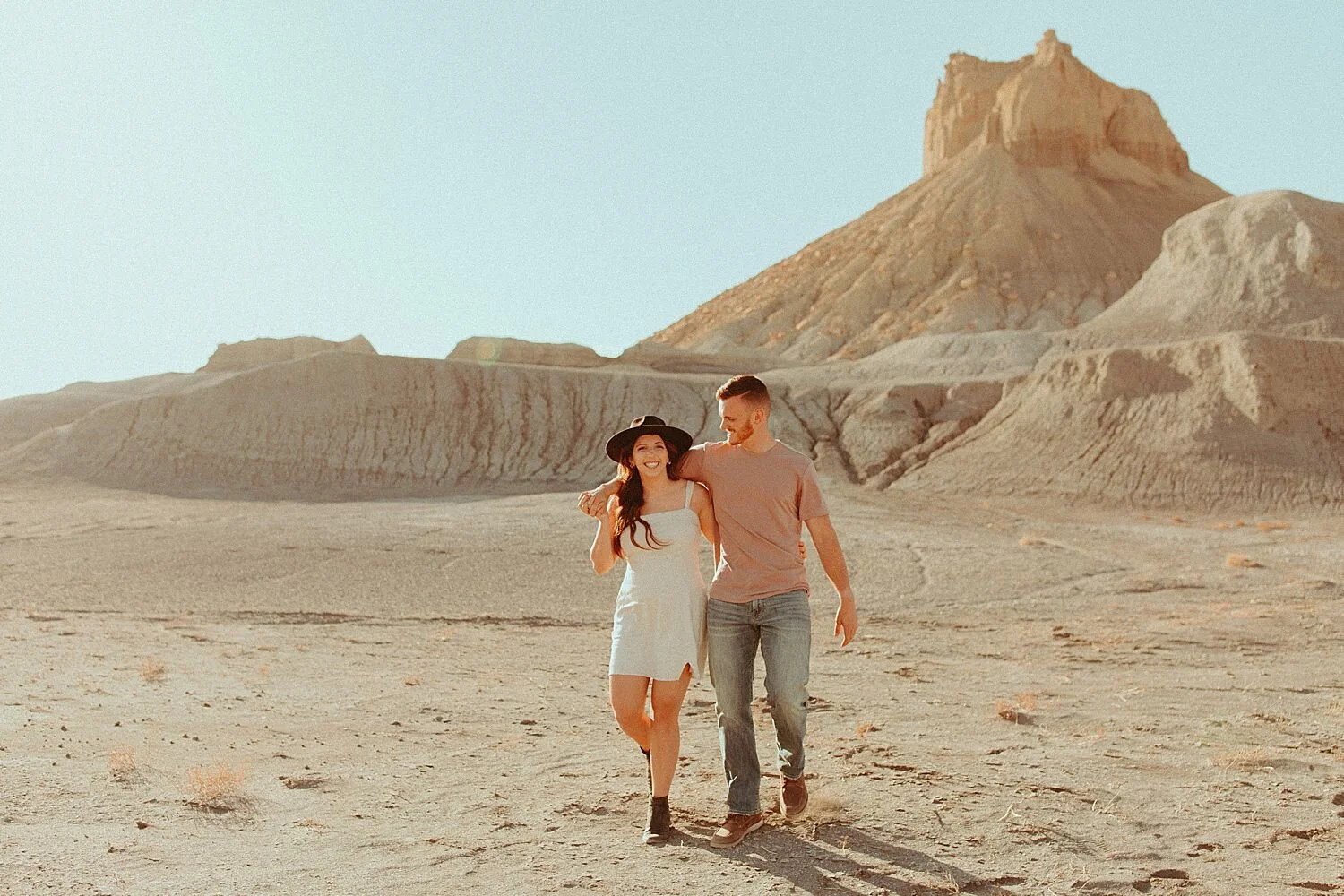 Lake Powell Engagement Session // Big Water, UT // Trisha & Lee ...