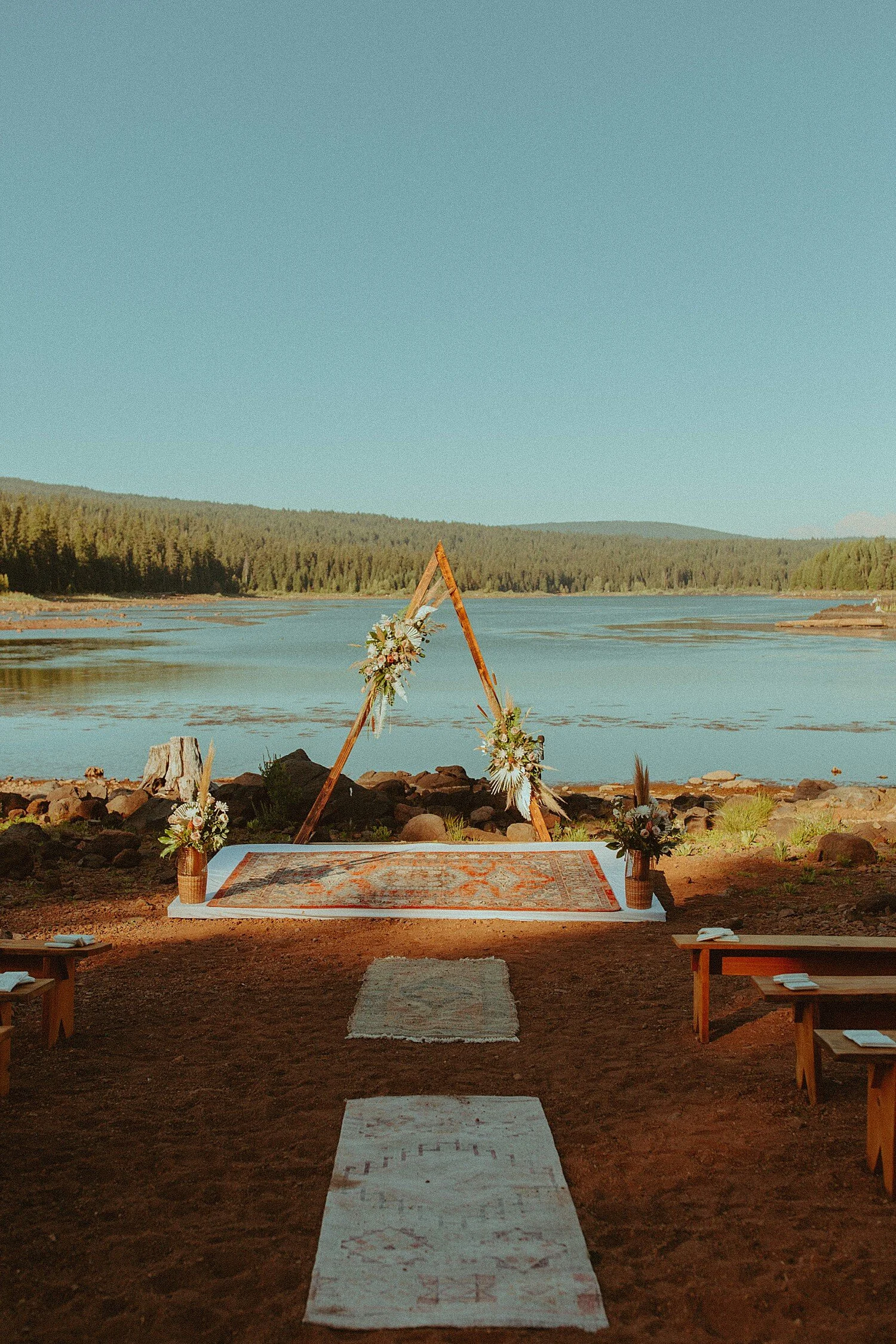 Intimate Oregon Lakeside Wedding // Klamath, OR // Kayla + Chris ...