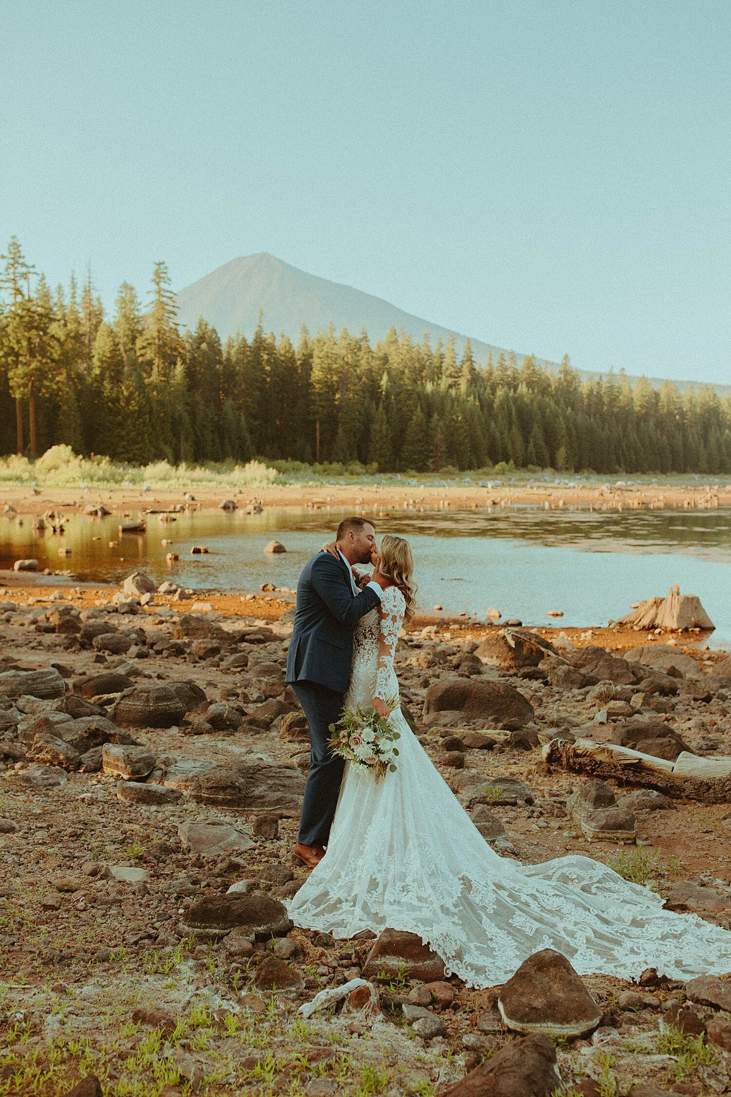 Intimate Oregon Lakeside Wedding // Klamath, OR // Kayla + Chris ...
