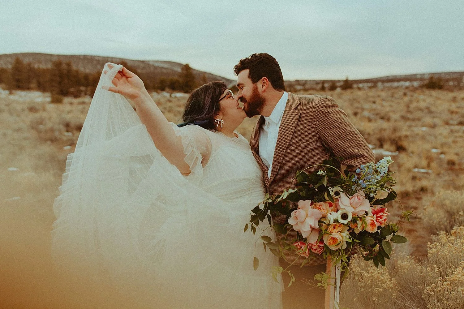 Oregon Badlands Wilderness Elopement //Bend, OR — Oregon Wedding ...