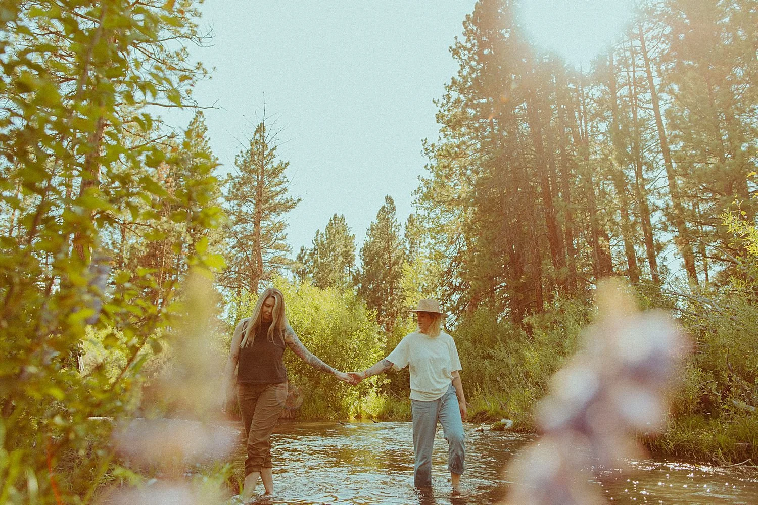 Central Oregon River Picnic Couples Session // Bend, OR — Oregon ...