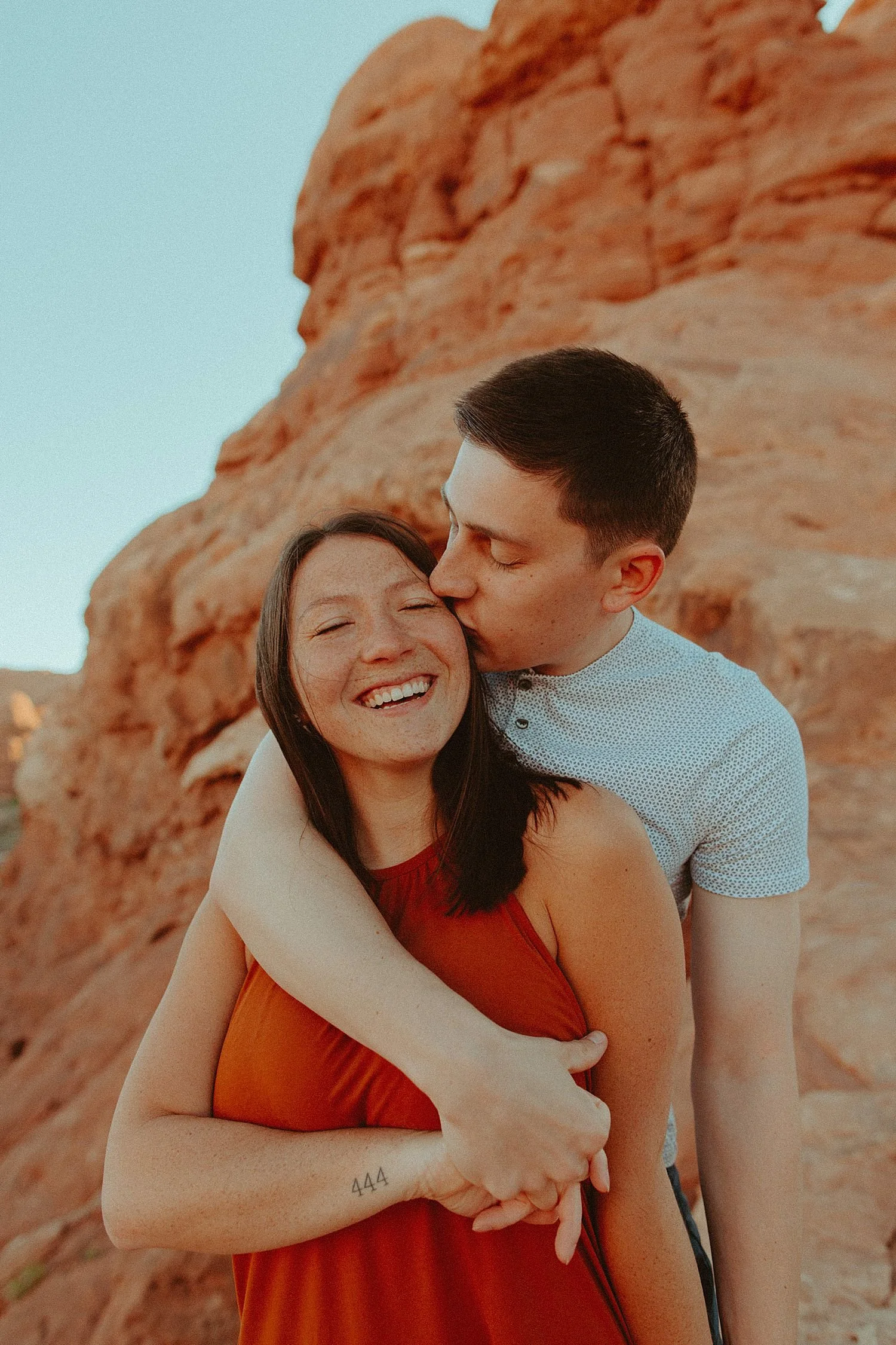 Engagement Session in Arches National Park // Moab, UT — Oregon Wedding ...
