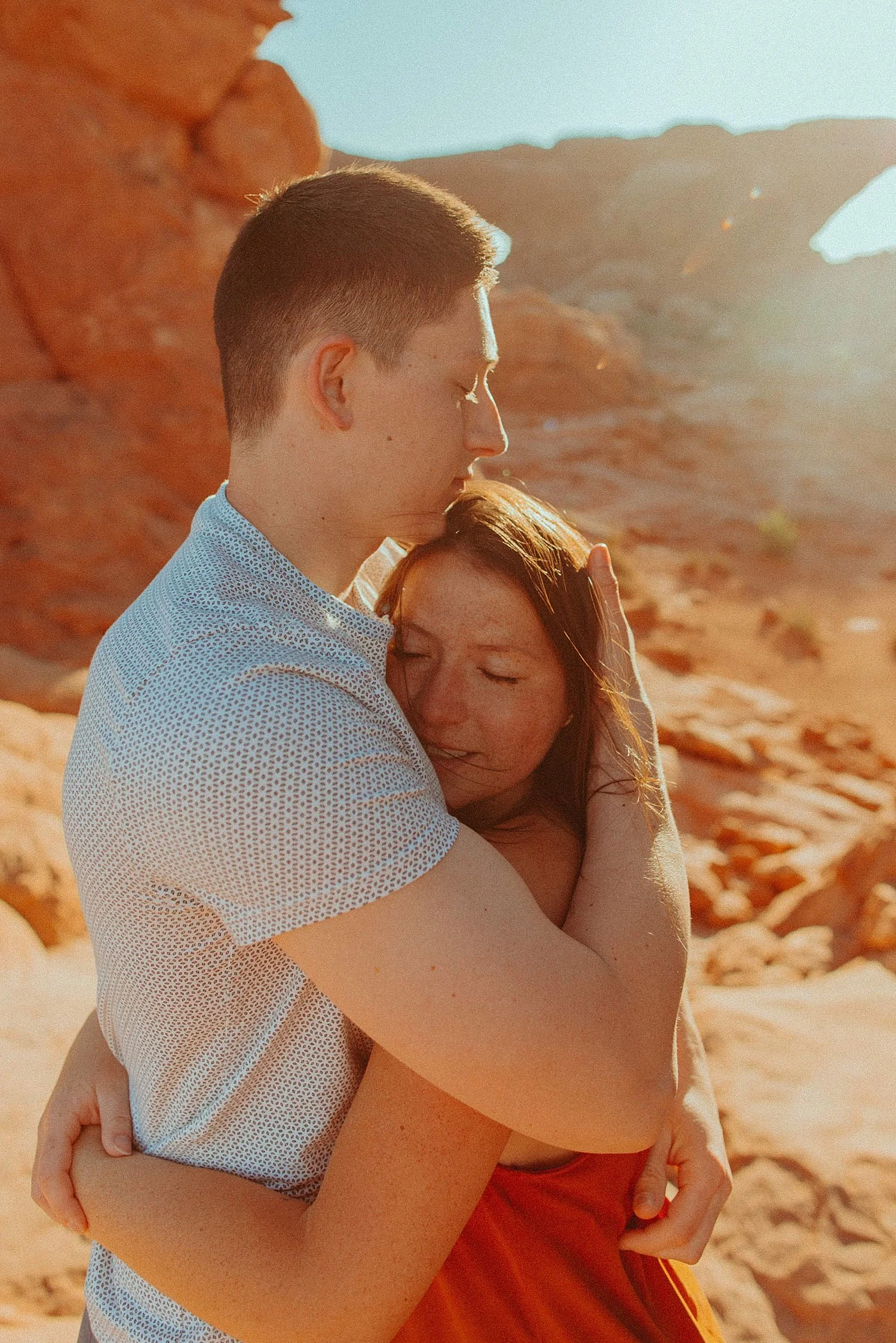 Engagement Session in Arches National Park // Moab, UT — Oregon Wedding ...