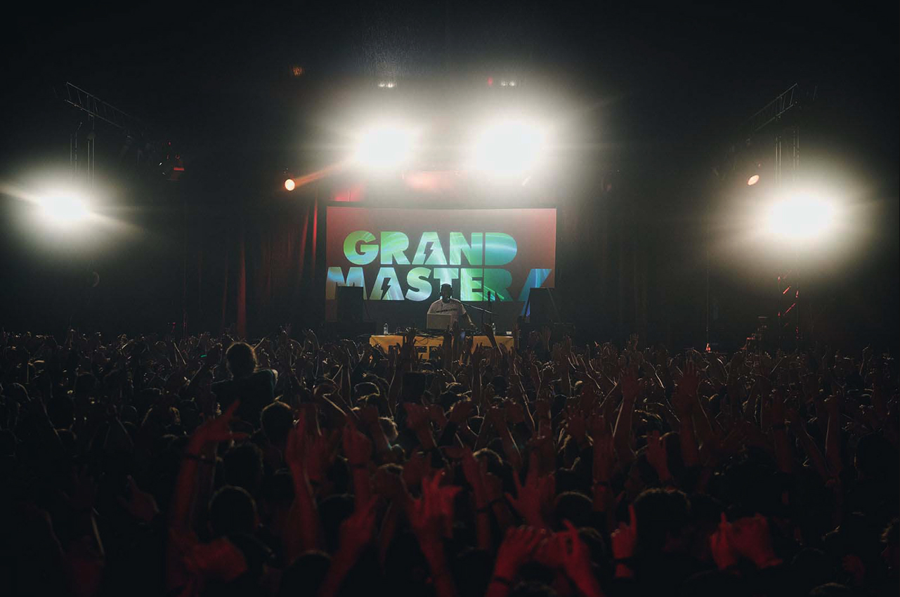 Official Website of DJ Grandmaster Flash
