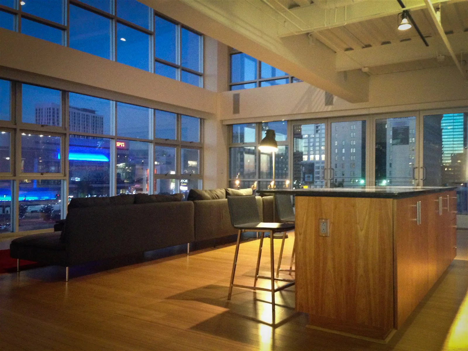 Staples Center Loft — LocationsHub