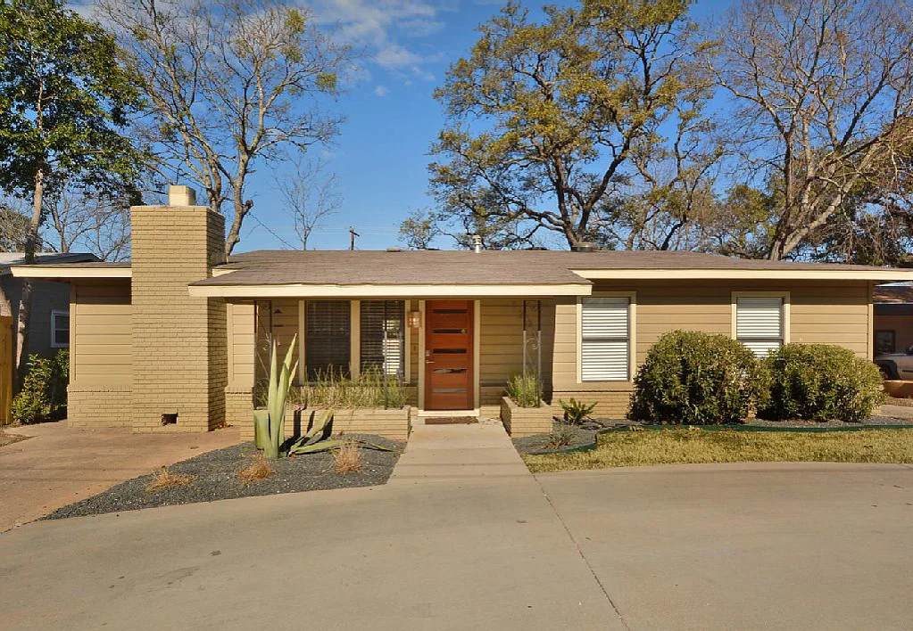 Austin SoCo Bungalow — LocationsHub