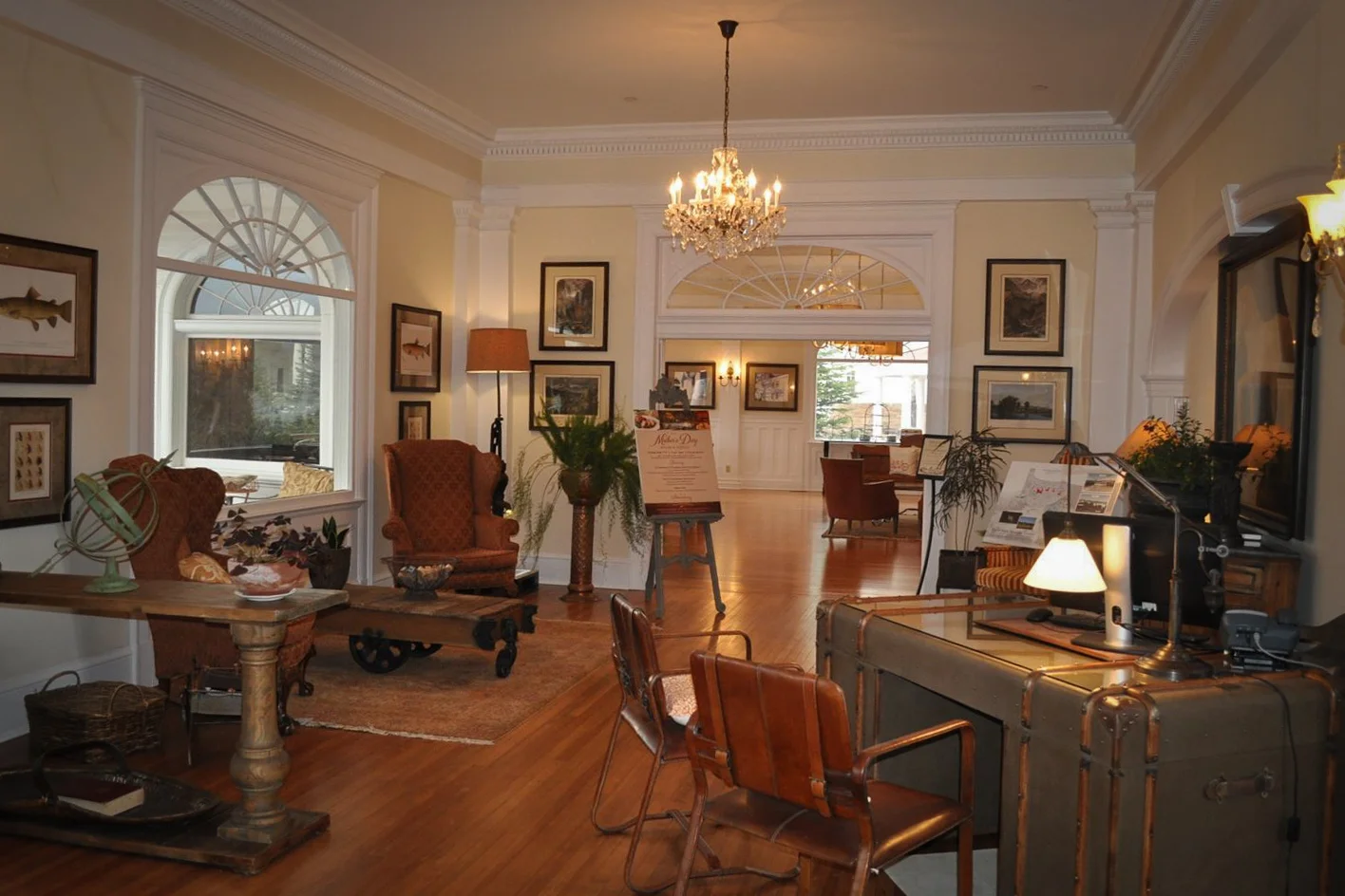 The Stanley Hotel: a Haunted Film Location Not for the Faint of Heart ...