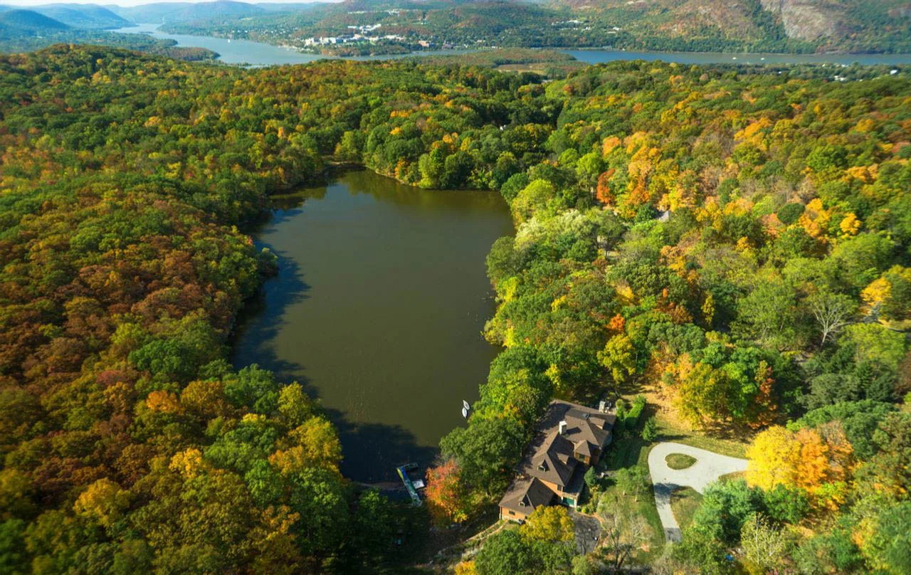 FEATURED FILMING LOCATION: Lane Gate lodge — LocationsHub