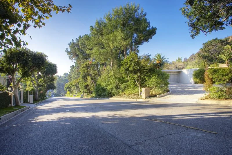 FEATURED FILMING LOCATION: Simon House — LocationsHub