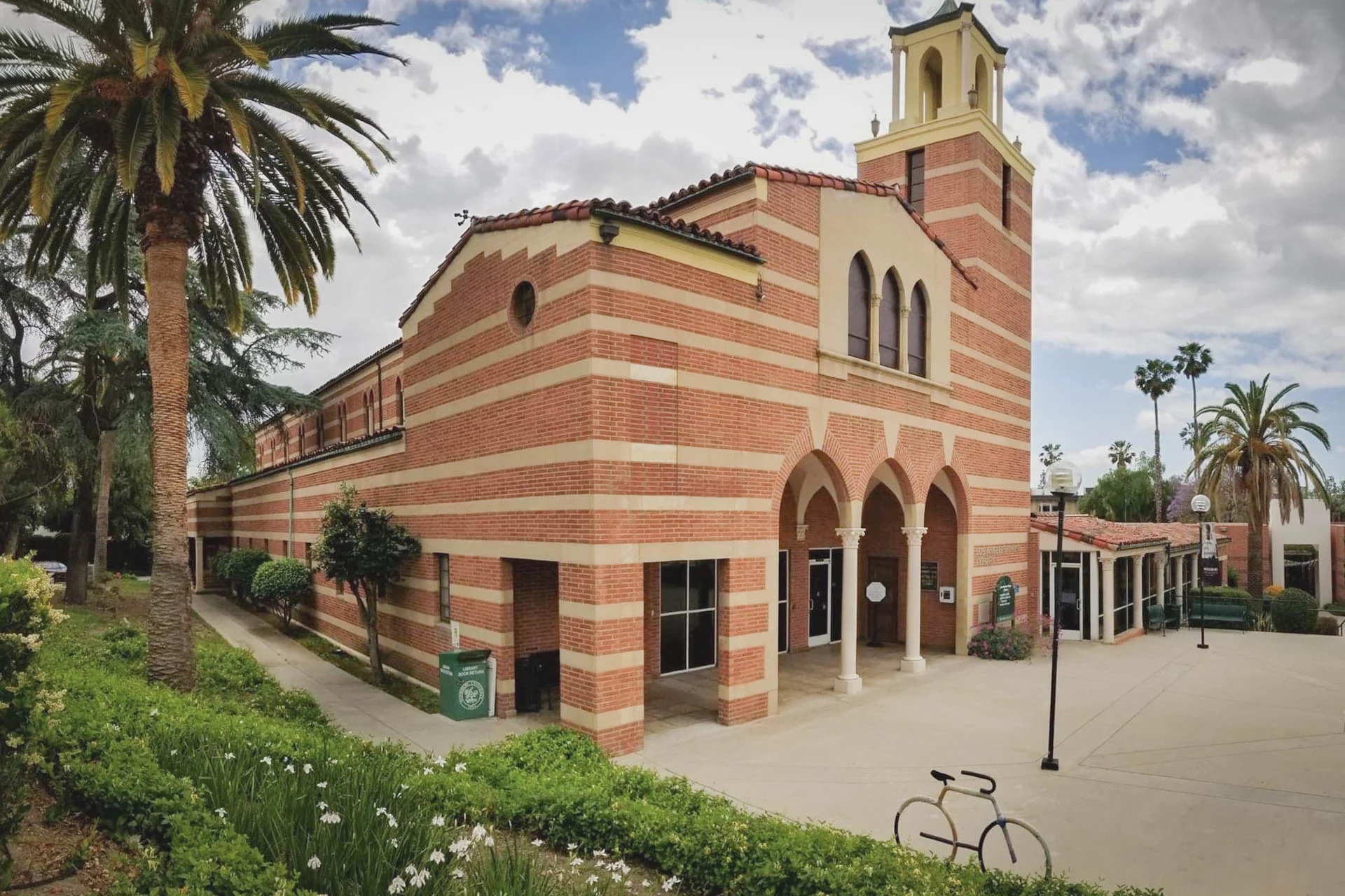 FEATURED FILMING LOCATION: Woodbury University Library — LocationsHub