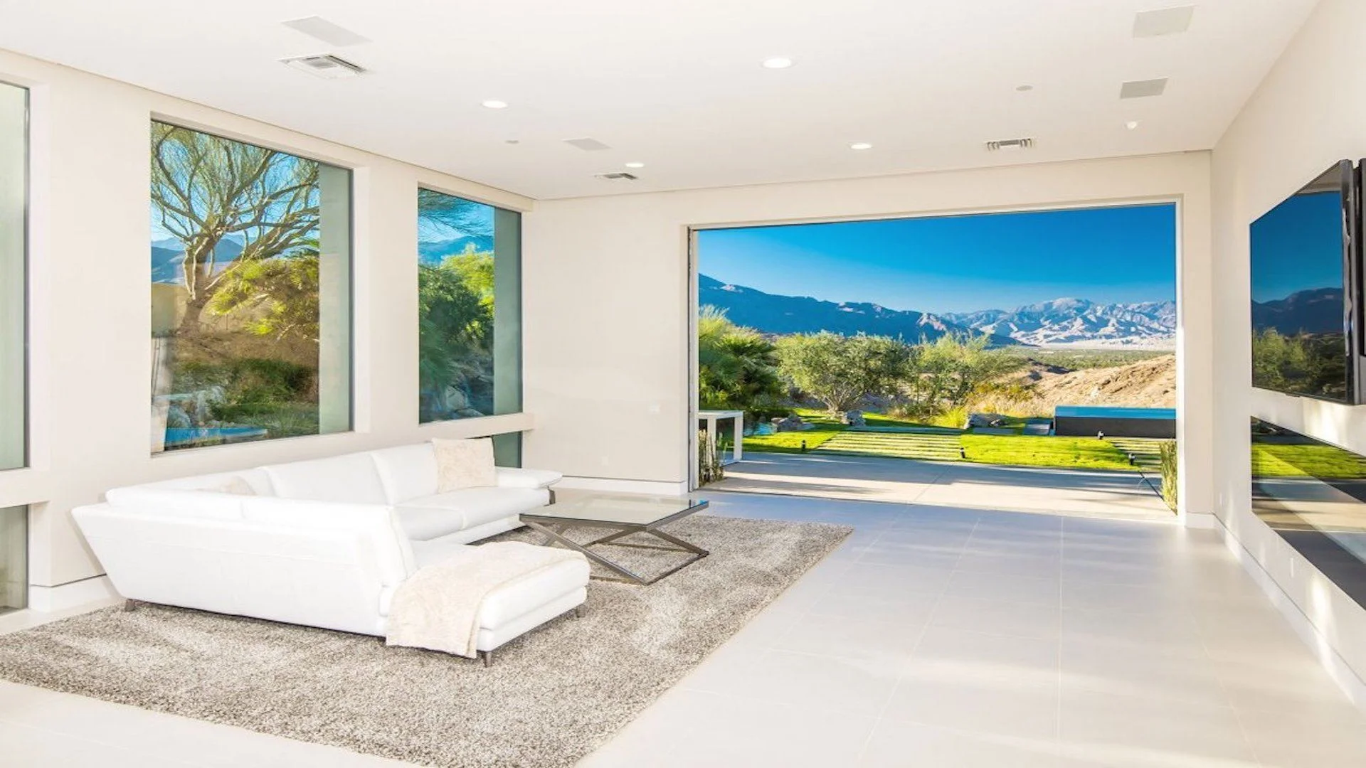 FEATURED FILMING LOCATION: Palm Springs Desert Oasis — LocationsHub