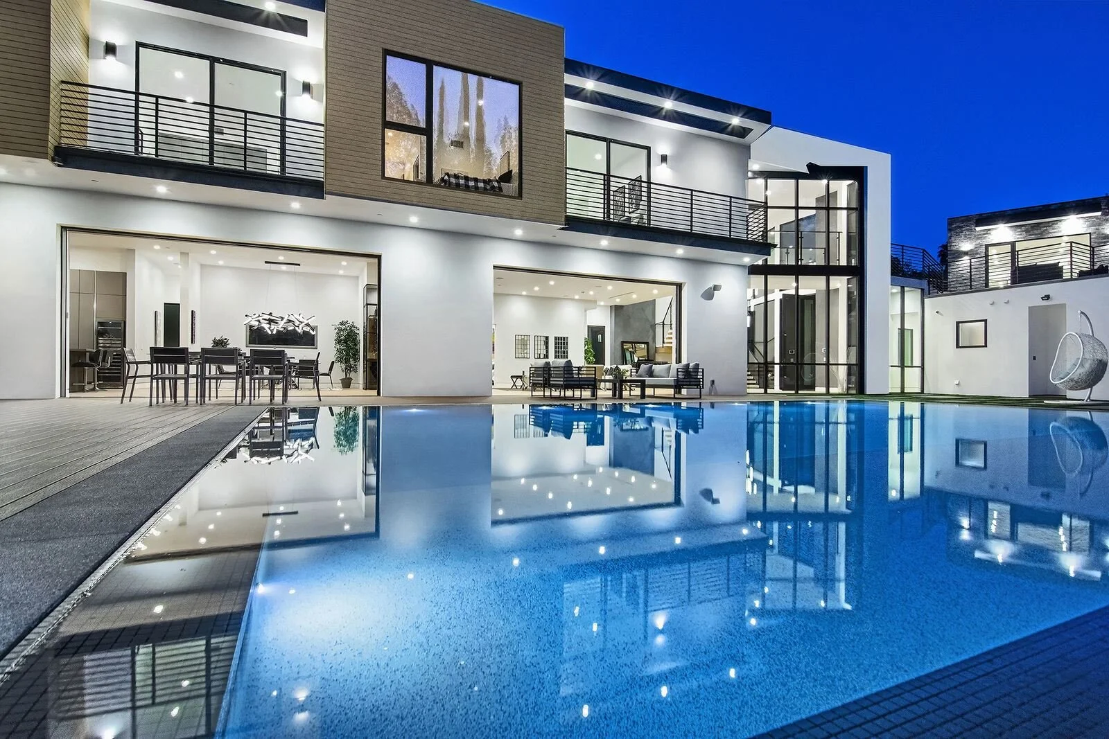 FEATURED FILMING LOCATION: Vanalden Estate — LocationsHub