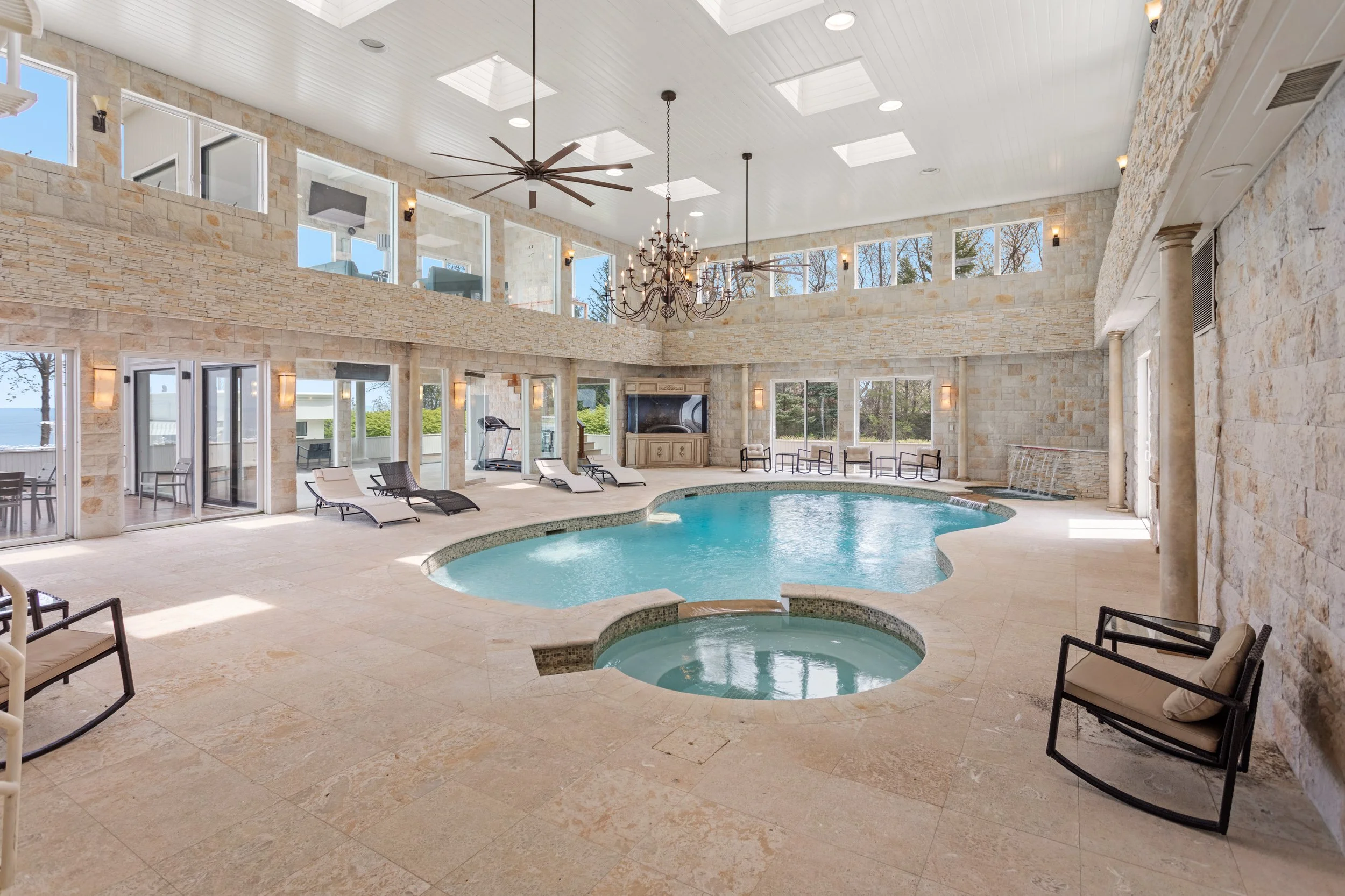 FEATURED FILM LOCATION: Beachfront Atlantis Manor — LocationsHub