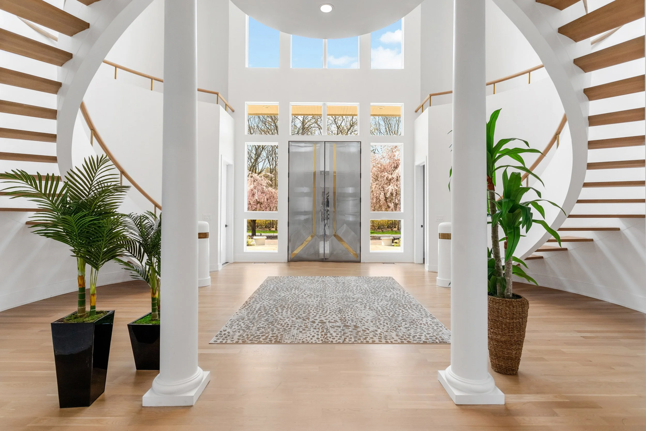 FEATURED FILM LOCATION: Beachfront Atlantis Manor — LocationsHub