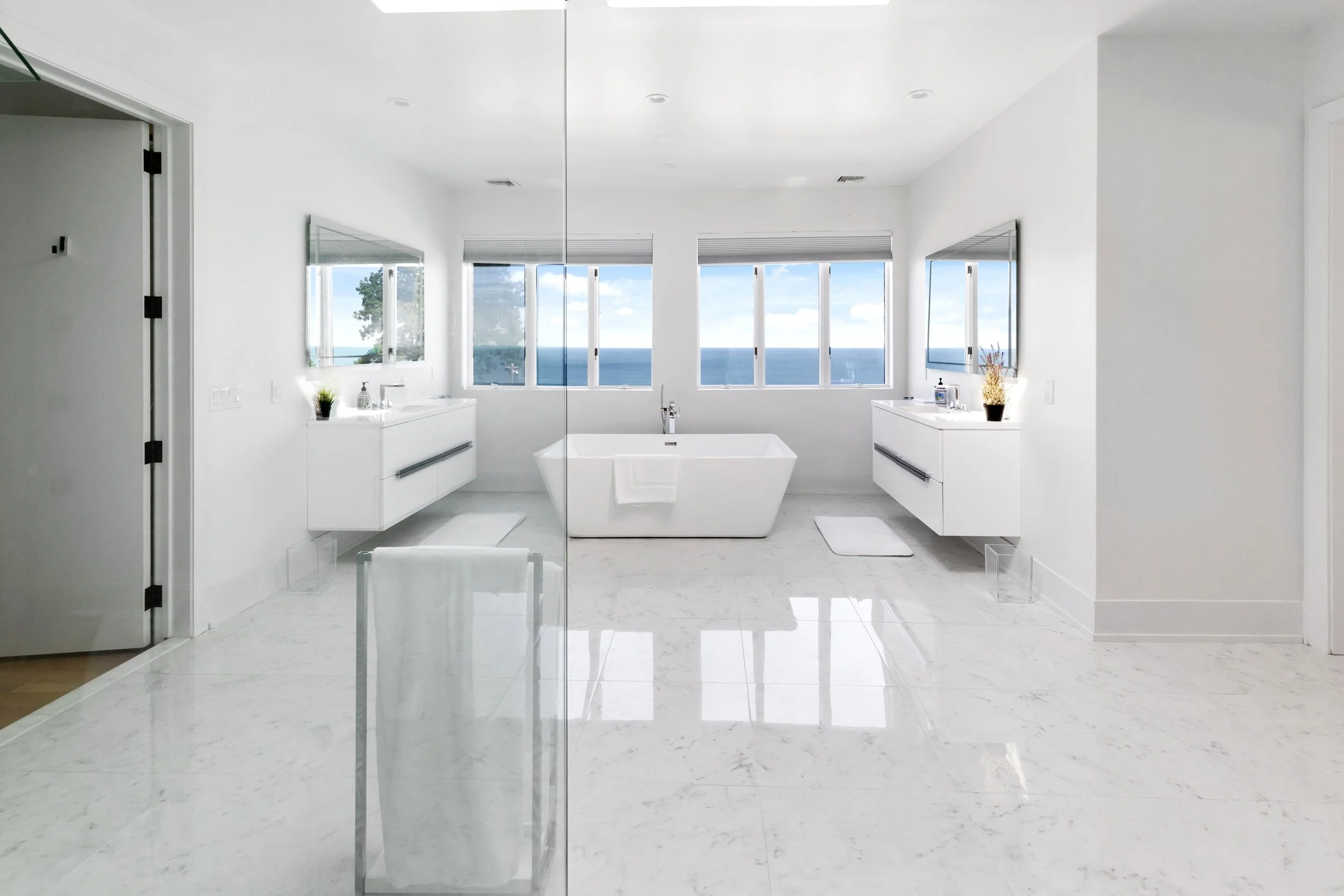 FEATURED FILM LOCATION: Beachfront Atlantis Manor — LocationsHub