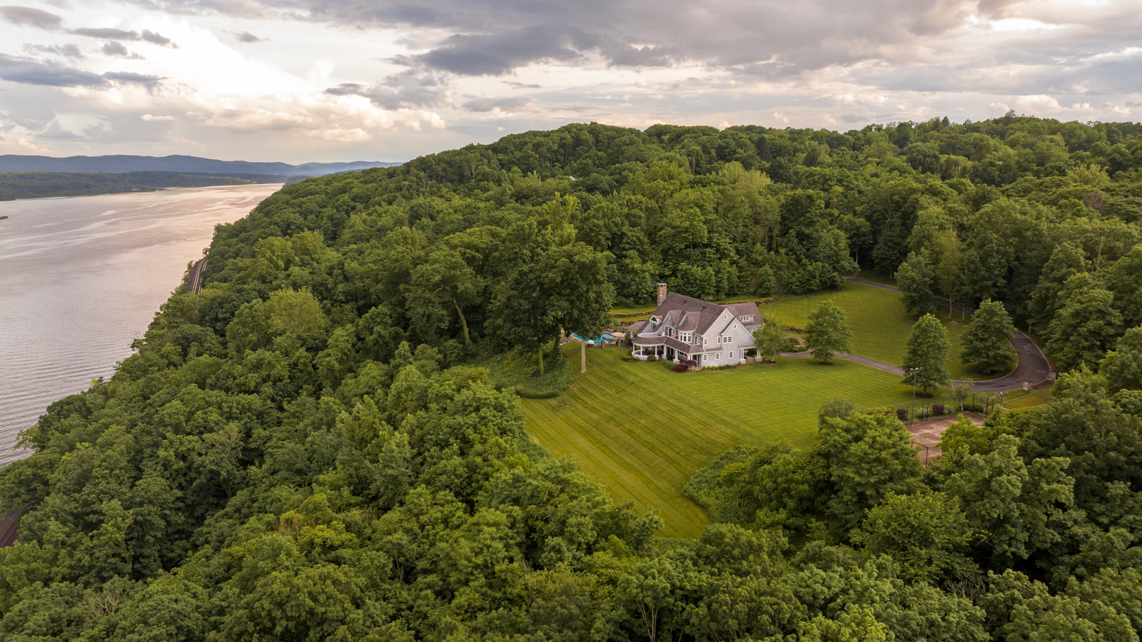 BLOG — LocationsHub