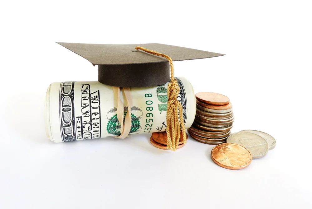 The Ultimate Guide to Finding and Winning College Scholarships ...