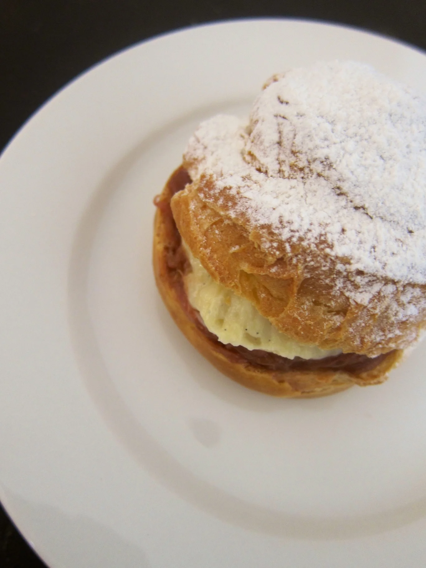 Rhubarb custard buns — KEELER & SPON