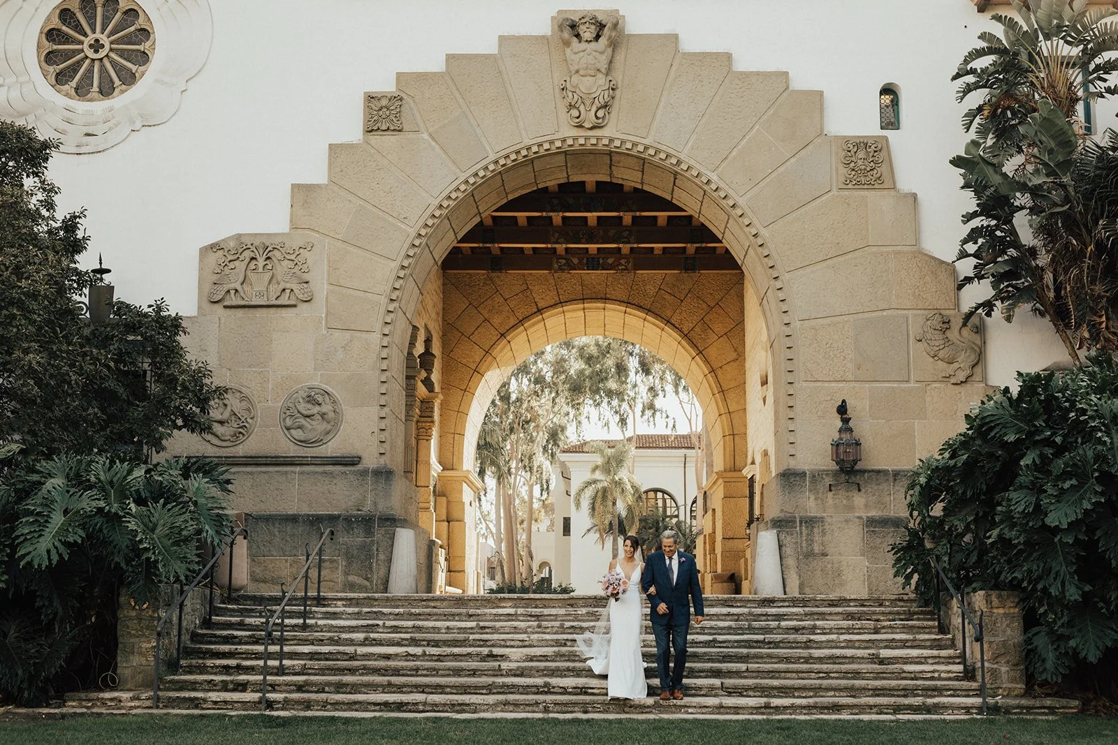 A SANTA BARBARA COURTHOUSE + STELLA MARES ELOPEMENT: HANNAH + STUART ...