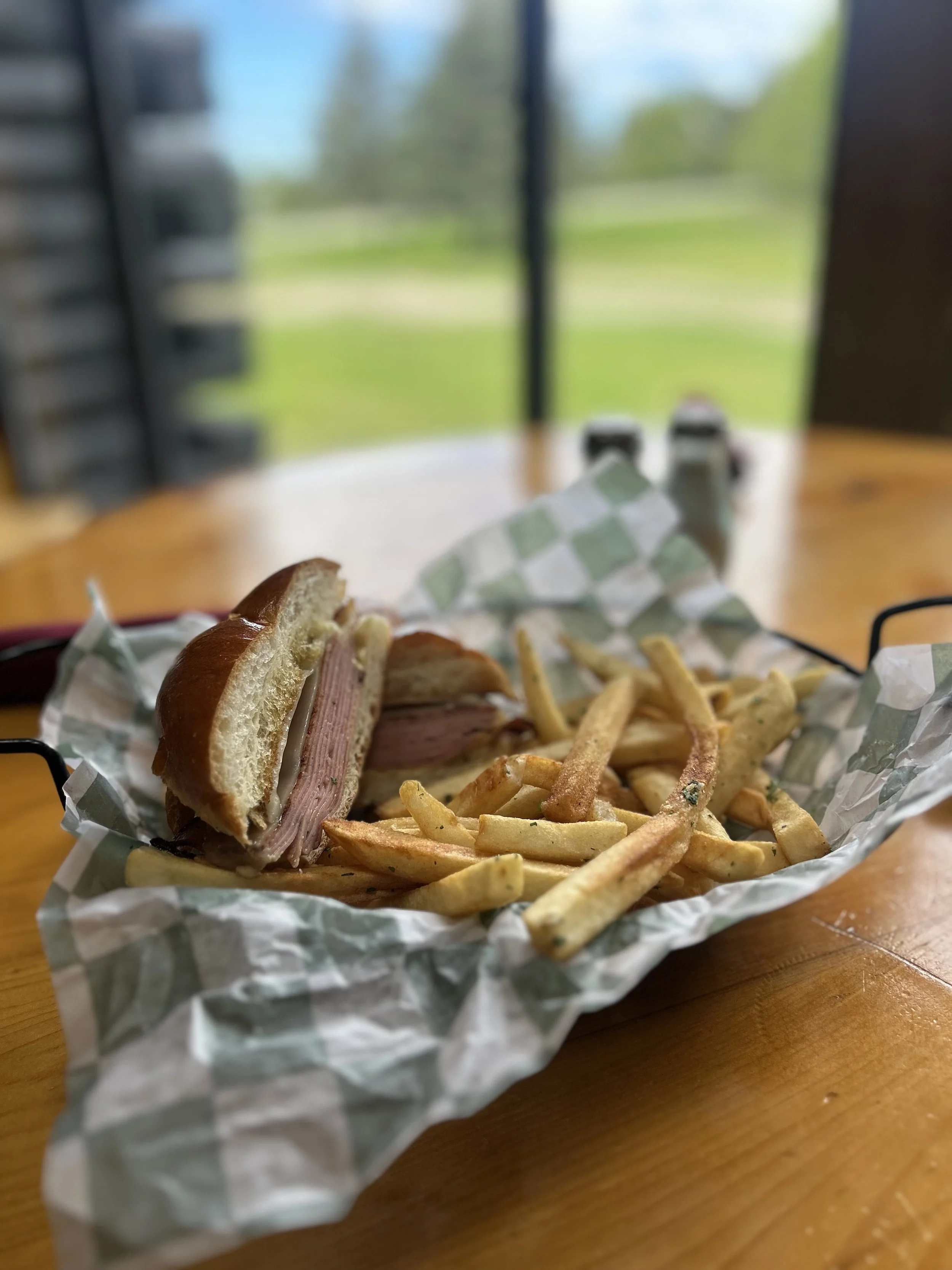 Maple River Pub