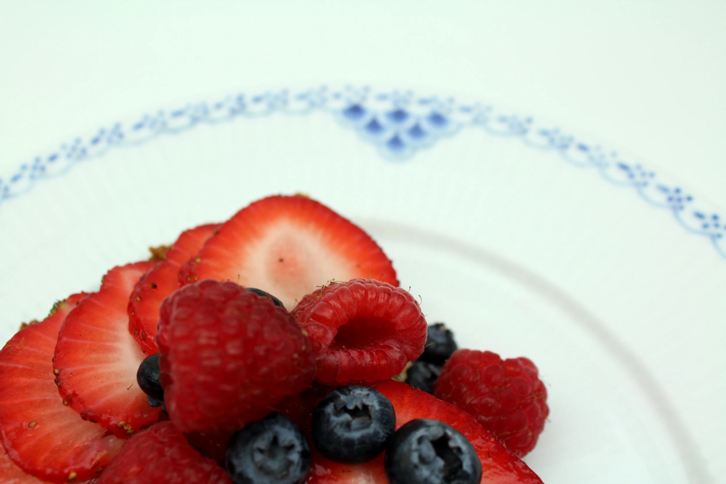 A patriotic tart ft. Revol bakeware and Royal Copenhagen dinnerware ...