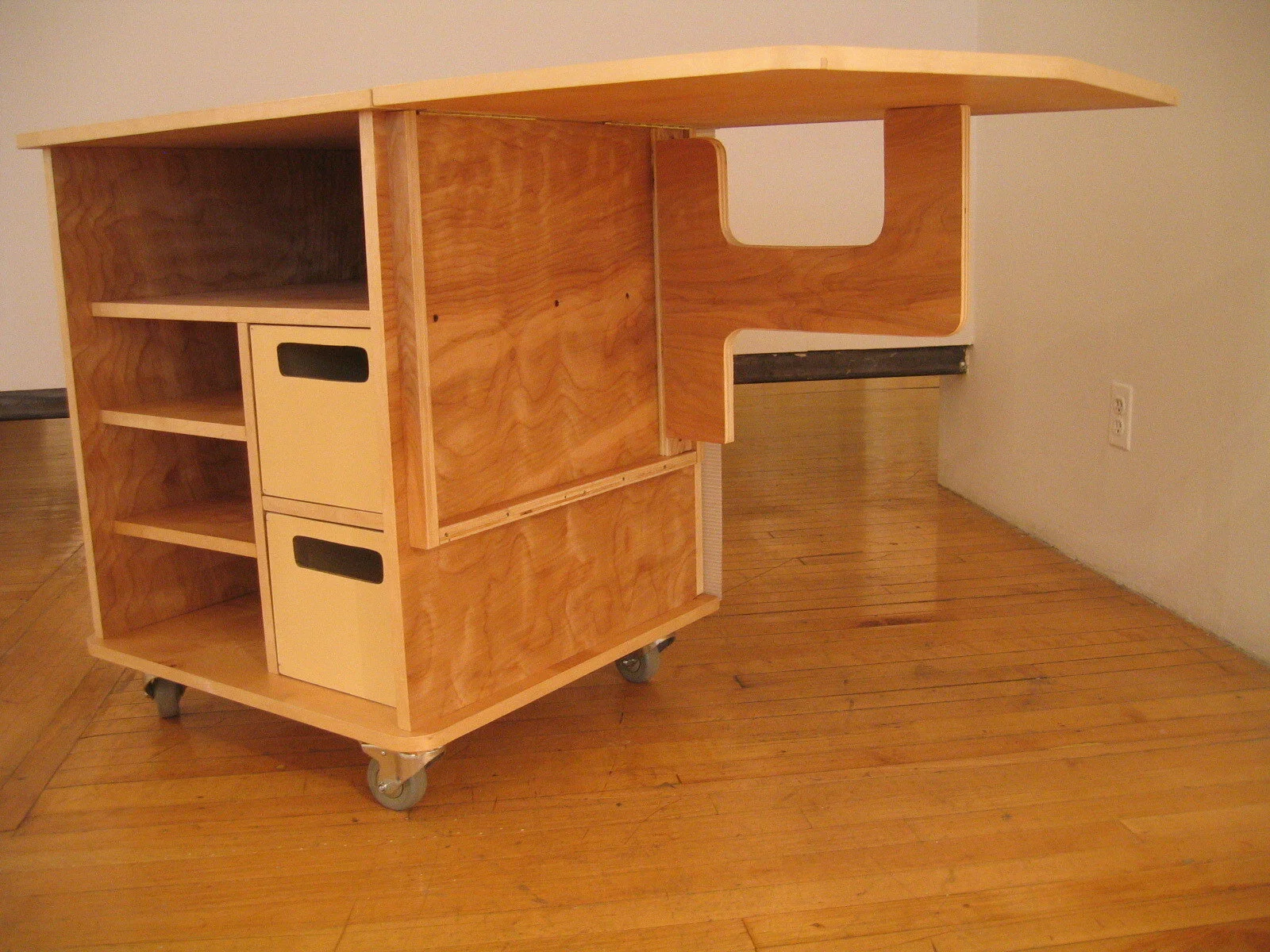 Rolling desk — Ringstrue Studio