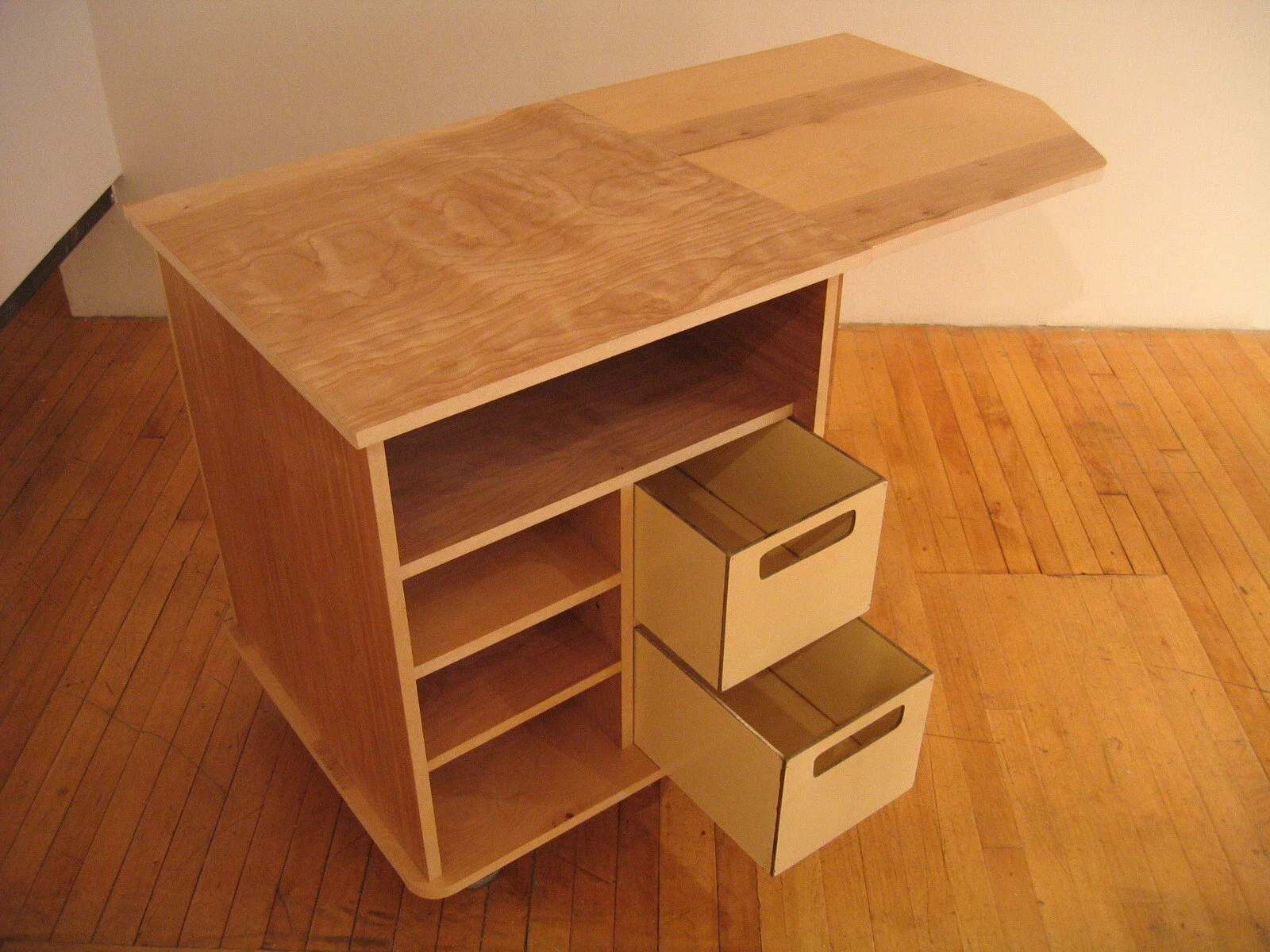 Rolling desk — Ringstrue Studio